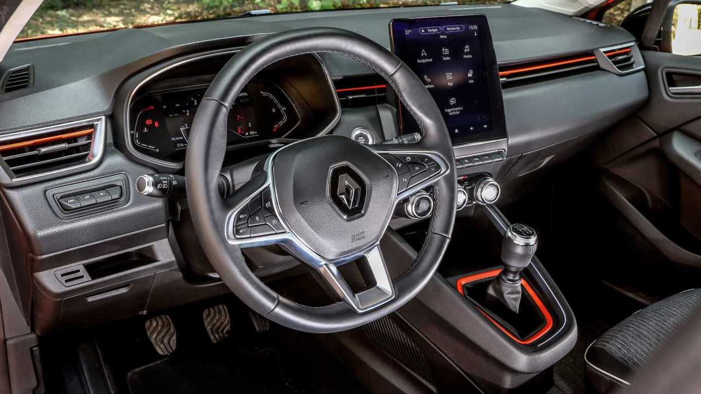 Renault Clio, la prova del nuovo modello "contro" il vecchio