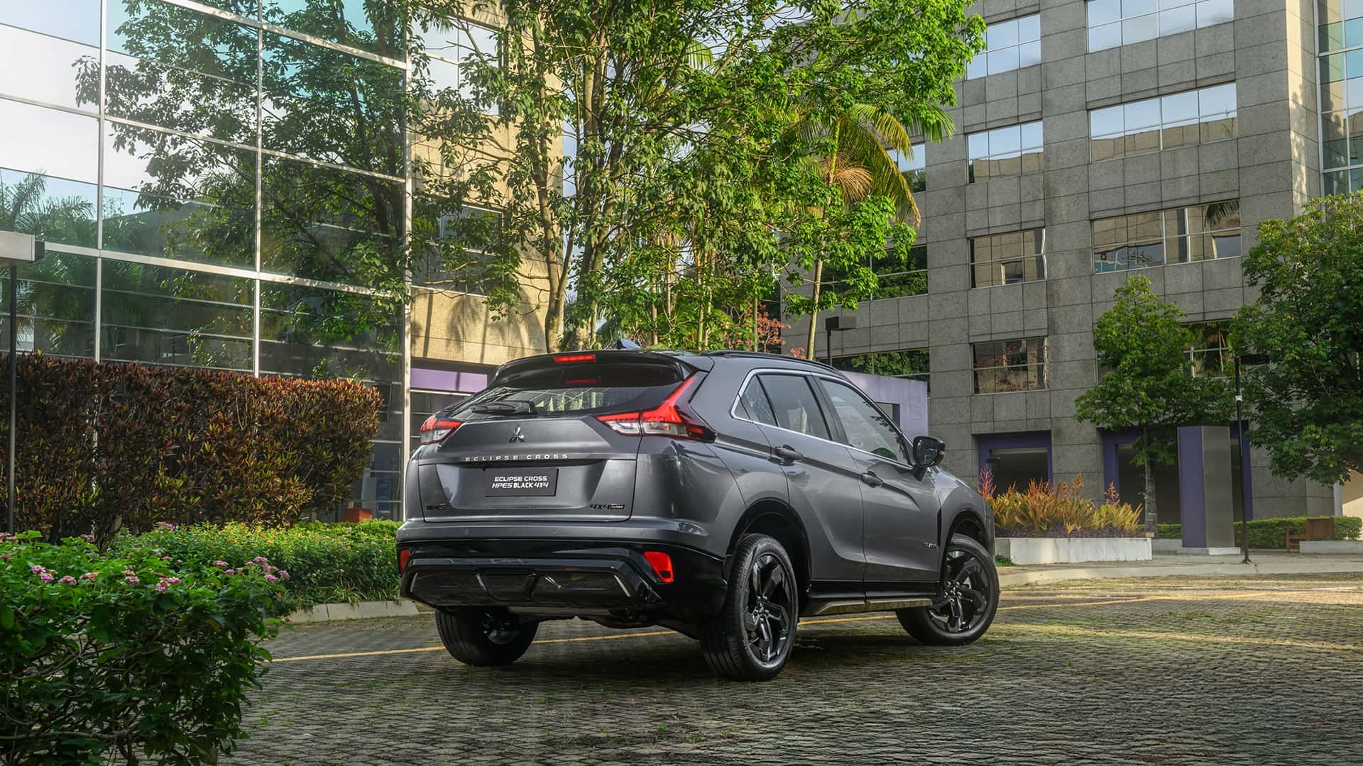Mitsubishi Eclipse Cross ganha duas versões e central multimídia ...