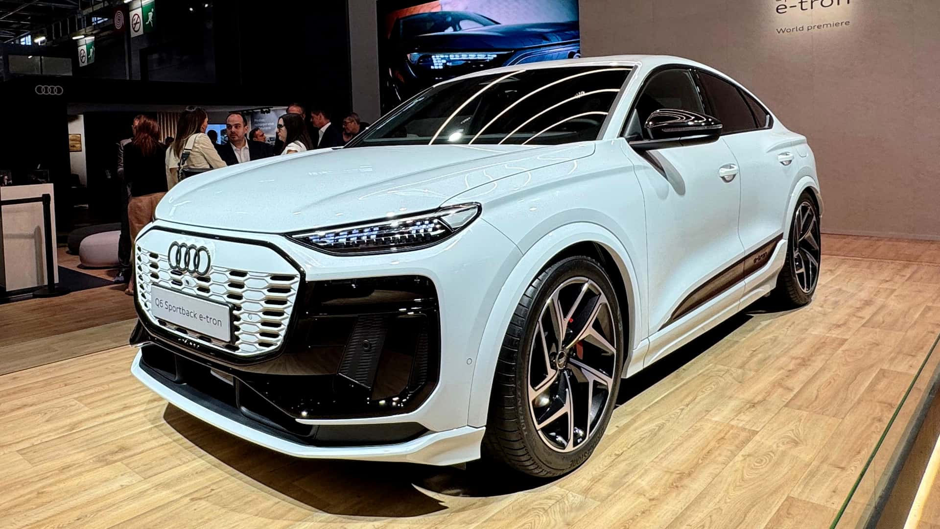 Audi Q6 Sportback E-tron faz estreia oficial com mais de 650 km de alcance