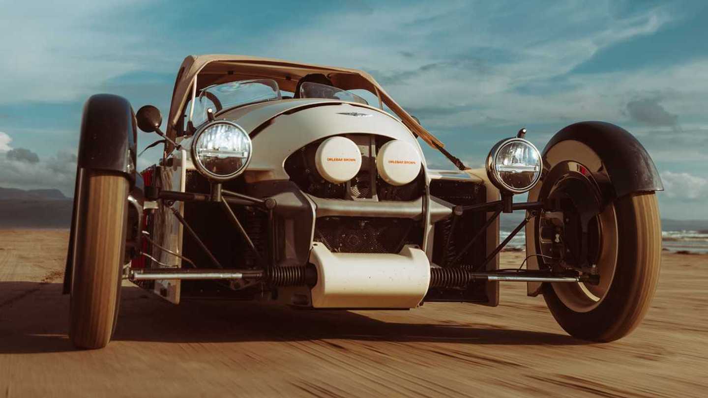 Este Morgan Super 3 one-off equipa un toldo de tela a medida