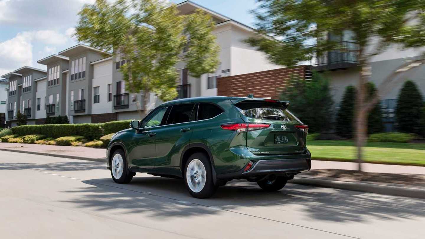2023 Toyota Highlander First Drive Review: More And Less | Motor1.com