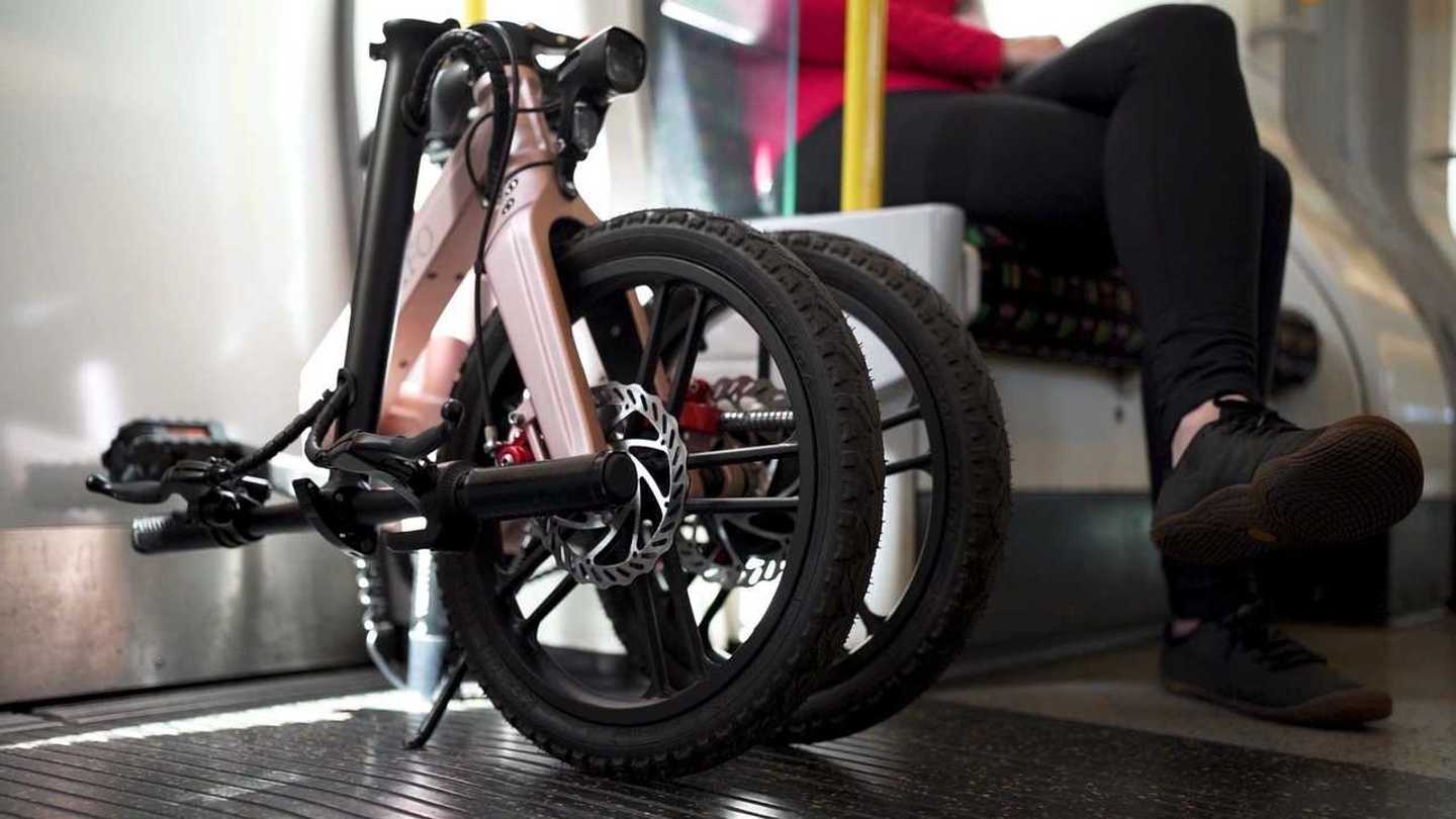 Oxfo's New OX1 Is A Compact Folding E-Bike With Impressive Range