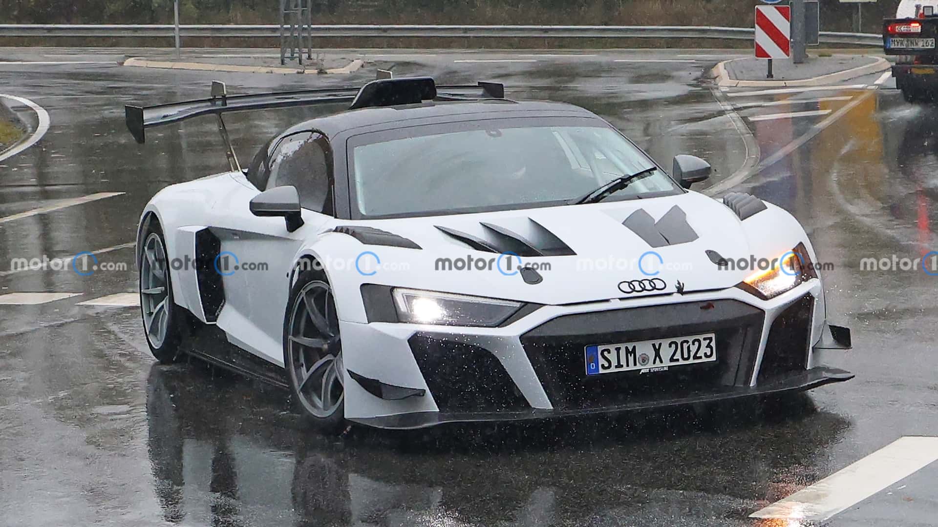 아우디 R8 프로토 타입 - 도로주행버전 GT3 : 클리앙