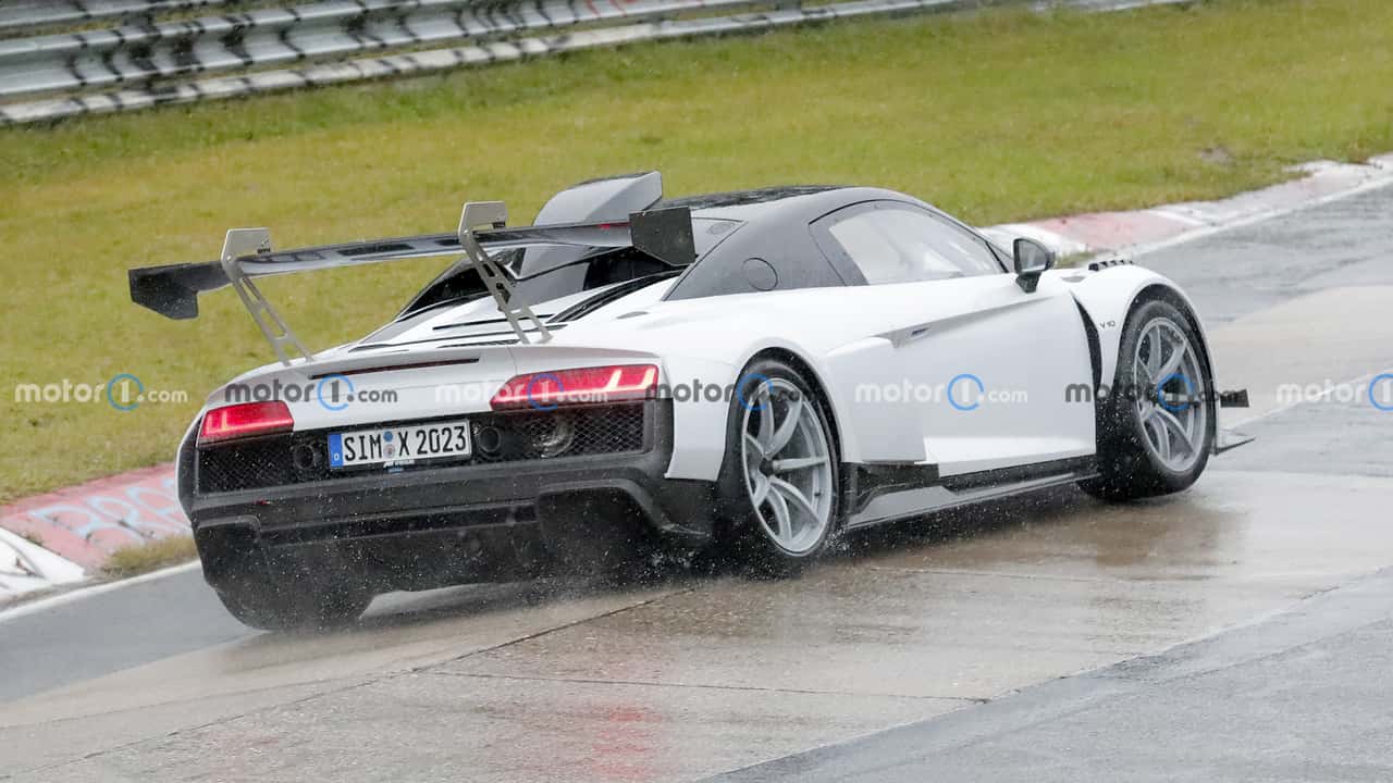 Audi R8 GT3, Nürburgring'de test edilirken görüntülendi