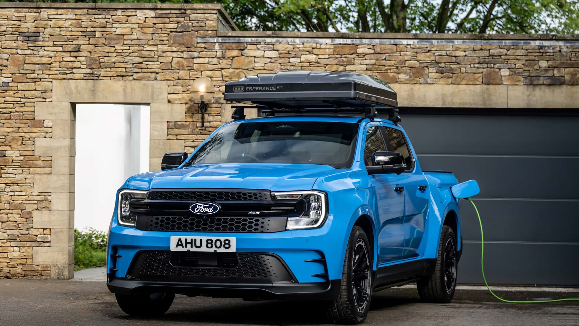 Ford Ranger híbrida ganha versão rebaixada e mais esportiva