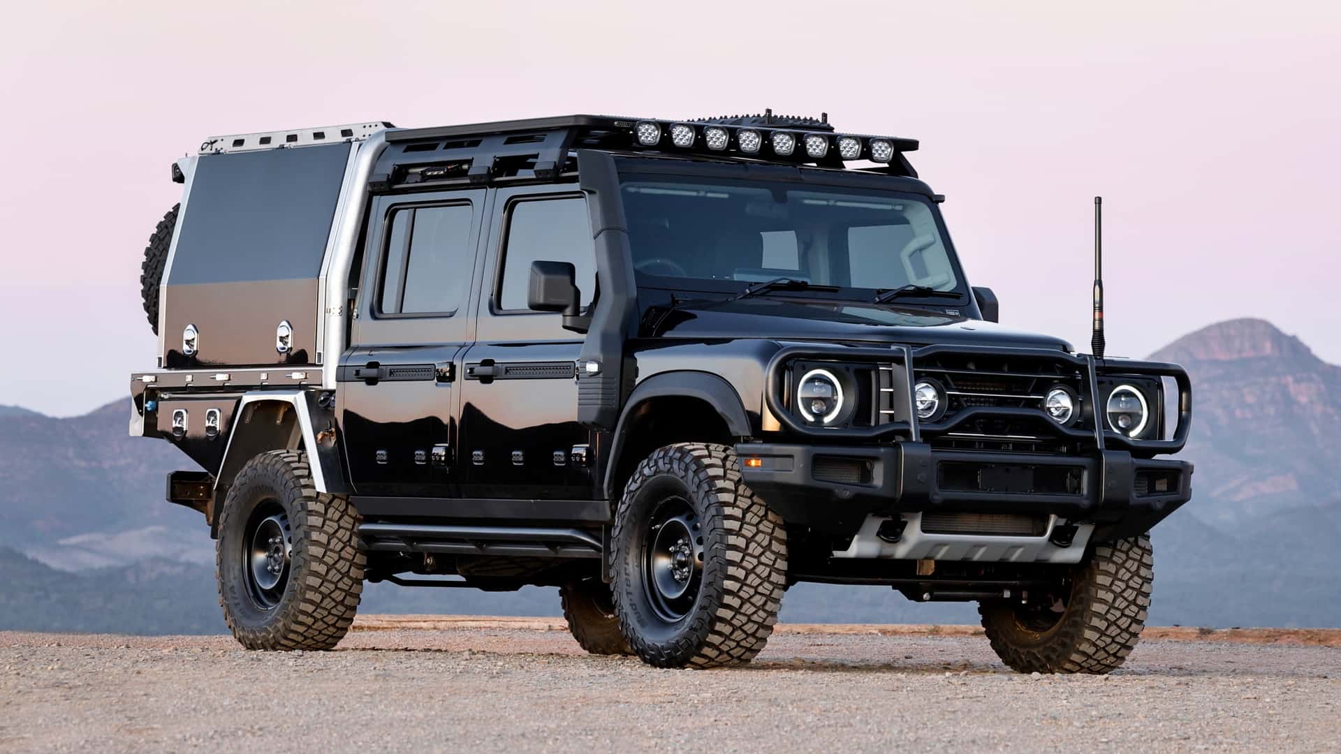 INEOS Grenadier Quartermaster Kaiju: un pick-up cerrado muy especial