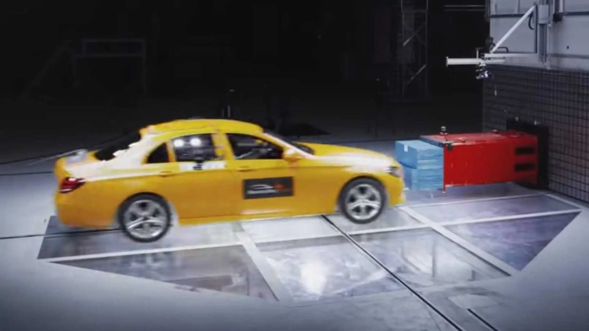 Mercedes Crash Test