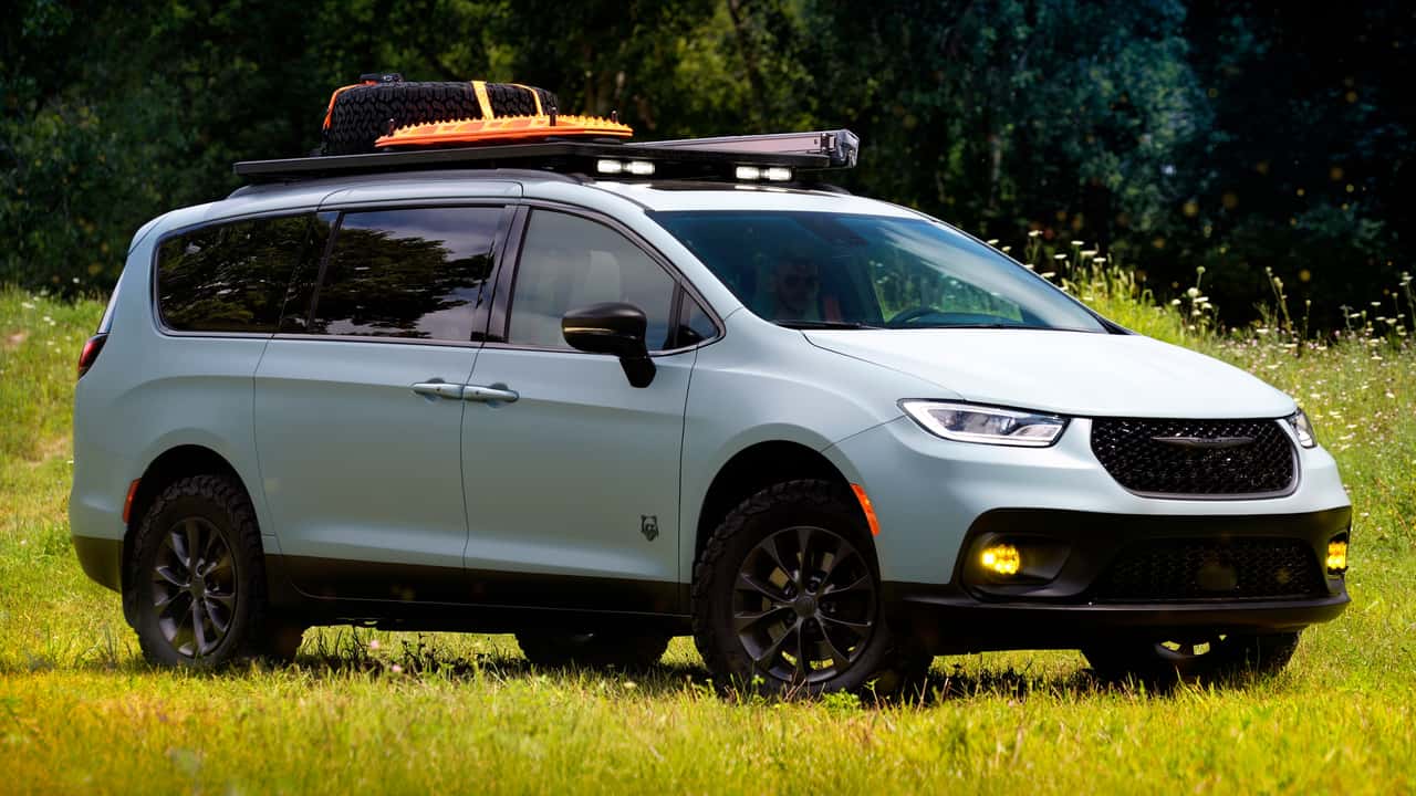 Chrysler's Overlanding Van Concept Has the Coolest Badge Ever