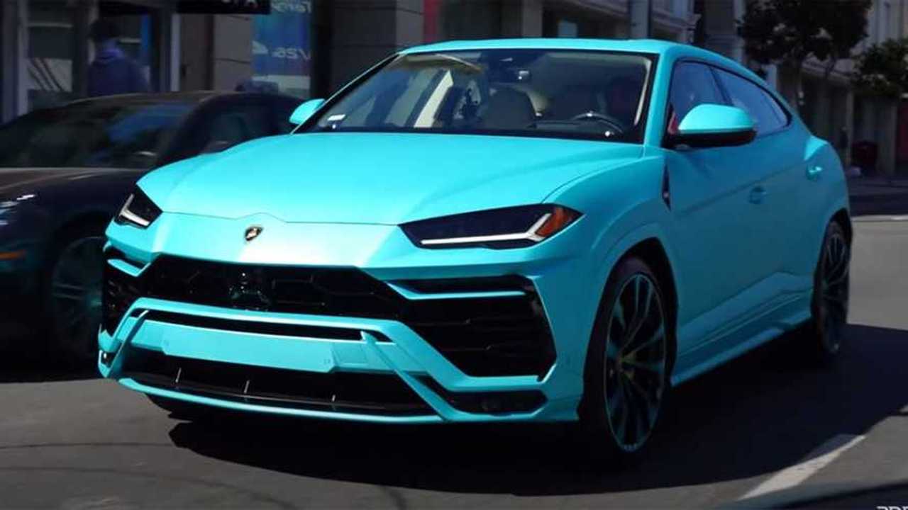 Ezzel a borítással igazán feltűnő lesz az ember Lamborghini Urusa