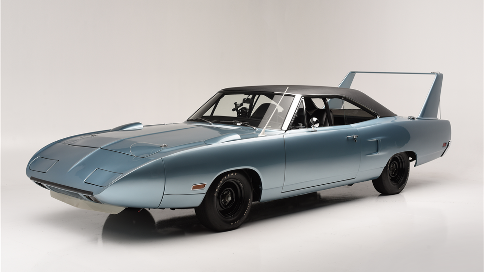 EPA'nın sahip olduğu 1970 Plymouth Superbird müzayedeye çıkıyor