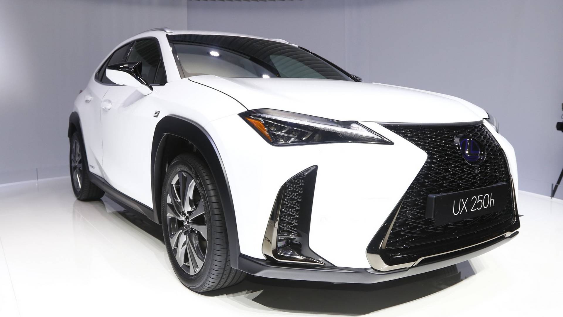 UX 2018 y RC 300h F Sport Black Edition, estrellas de Lexus en Ginebra