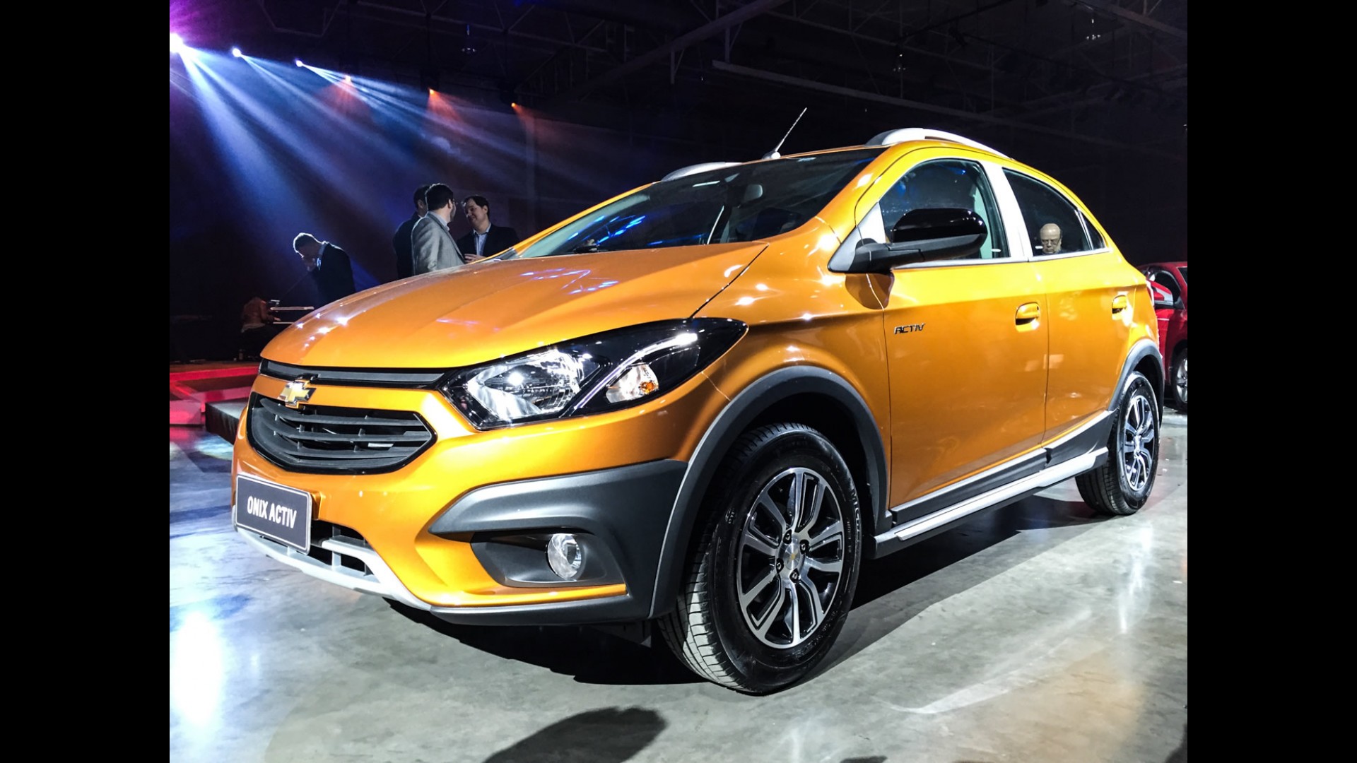 Novo Onix Activ 2017: versão aventureira chega com preço inicial de R ...