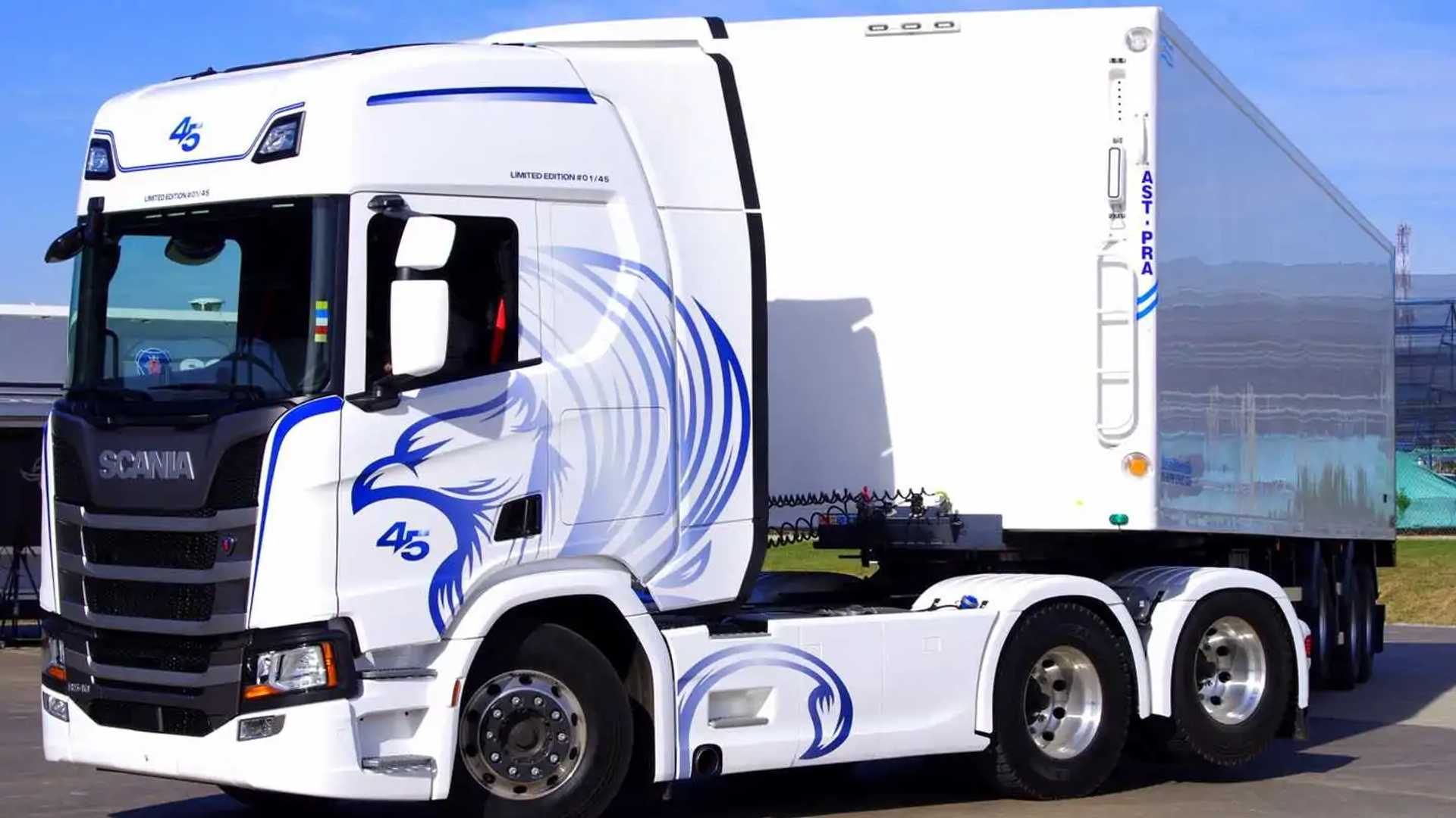 En el garage de Pesadoblog: Scania R540 6Á—4 “45 Aniversario”