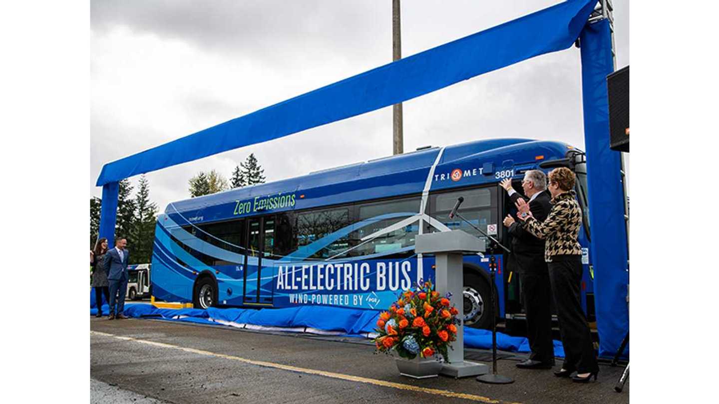 New Flyer Launches U.S.' First OppCharge Charging Stations