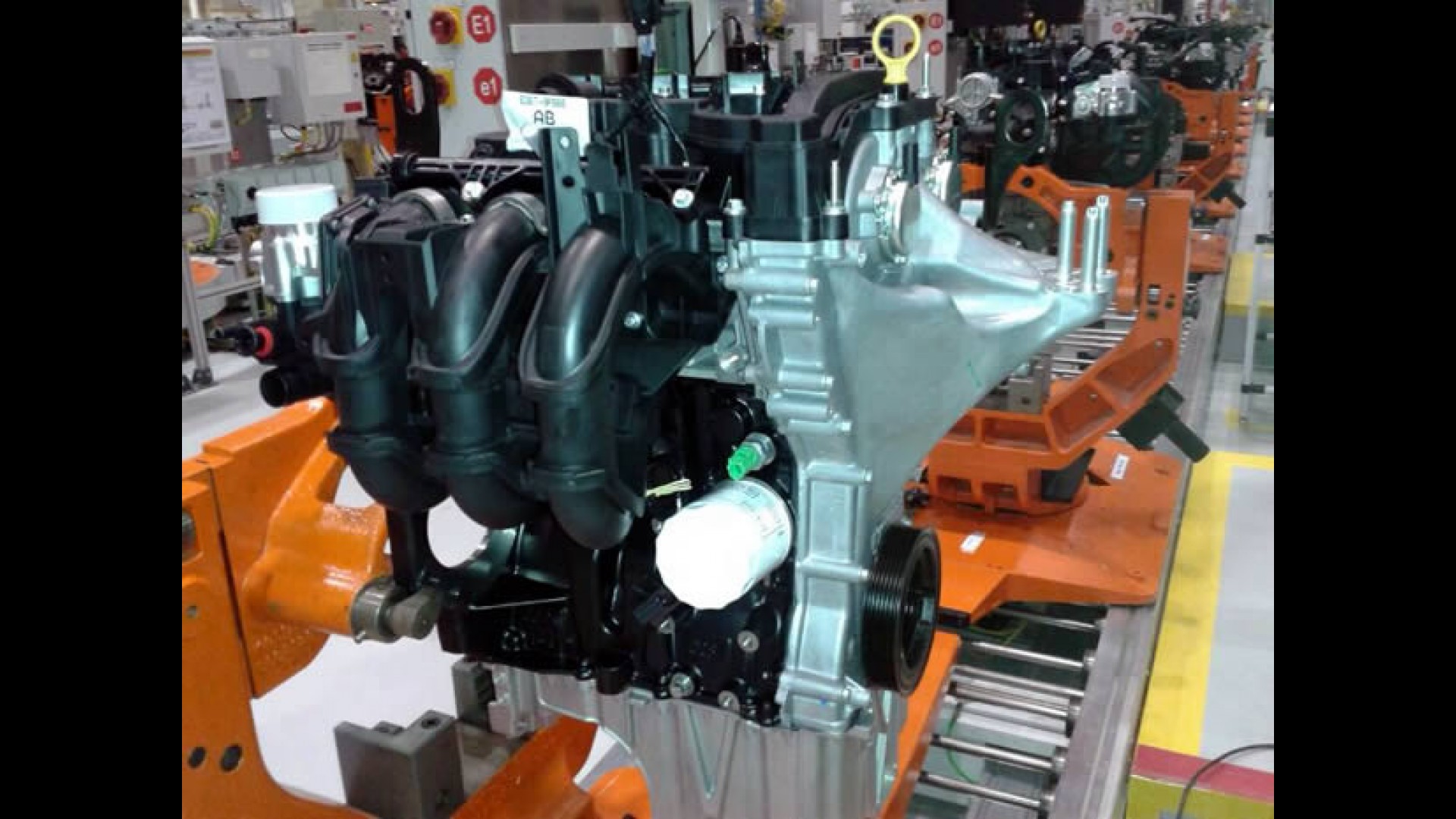 Ford apresenta inédito motor 1.0 três cilindros de 85 cv do novo Ka