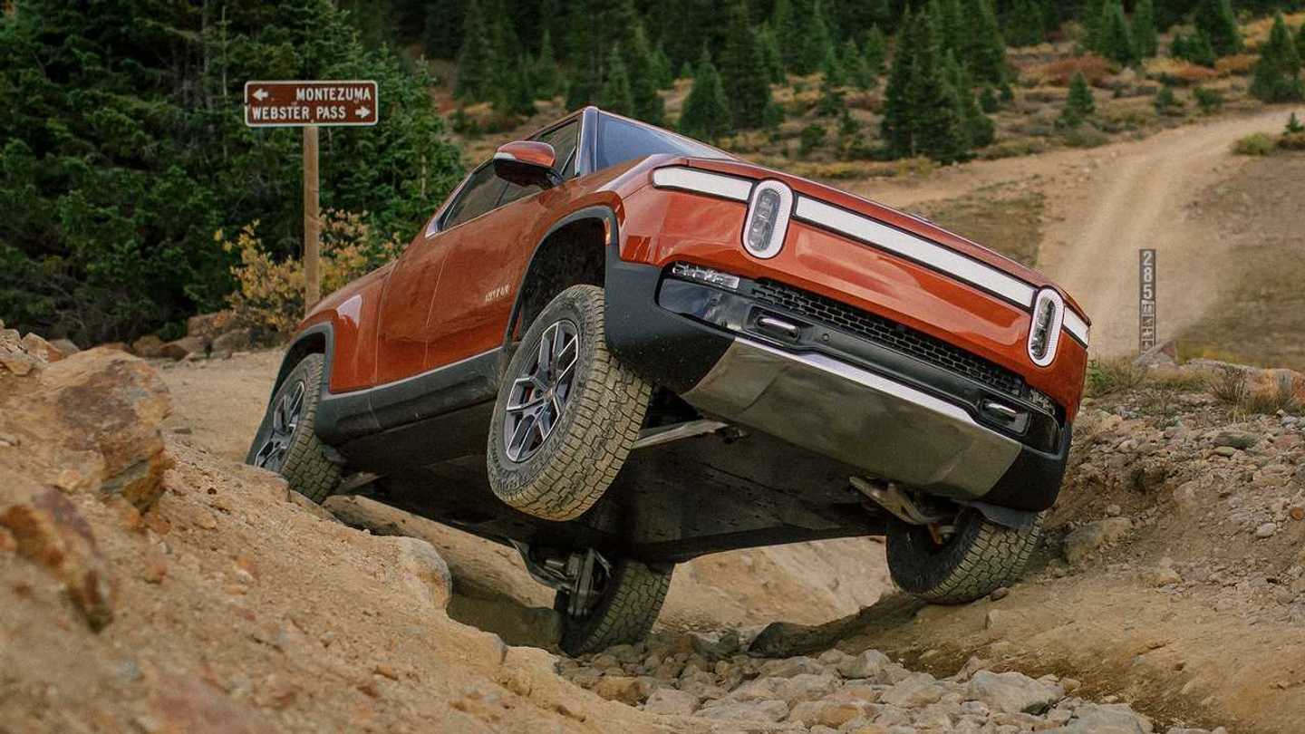 2022 Rivian R1T First Drive Review: Electric Off-Road Dominance