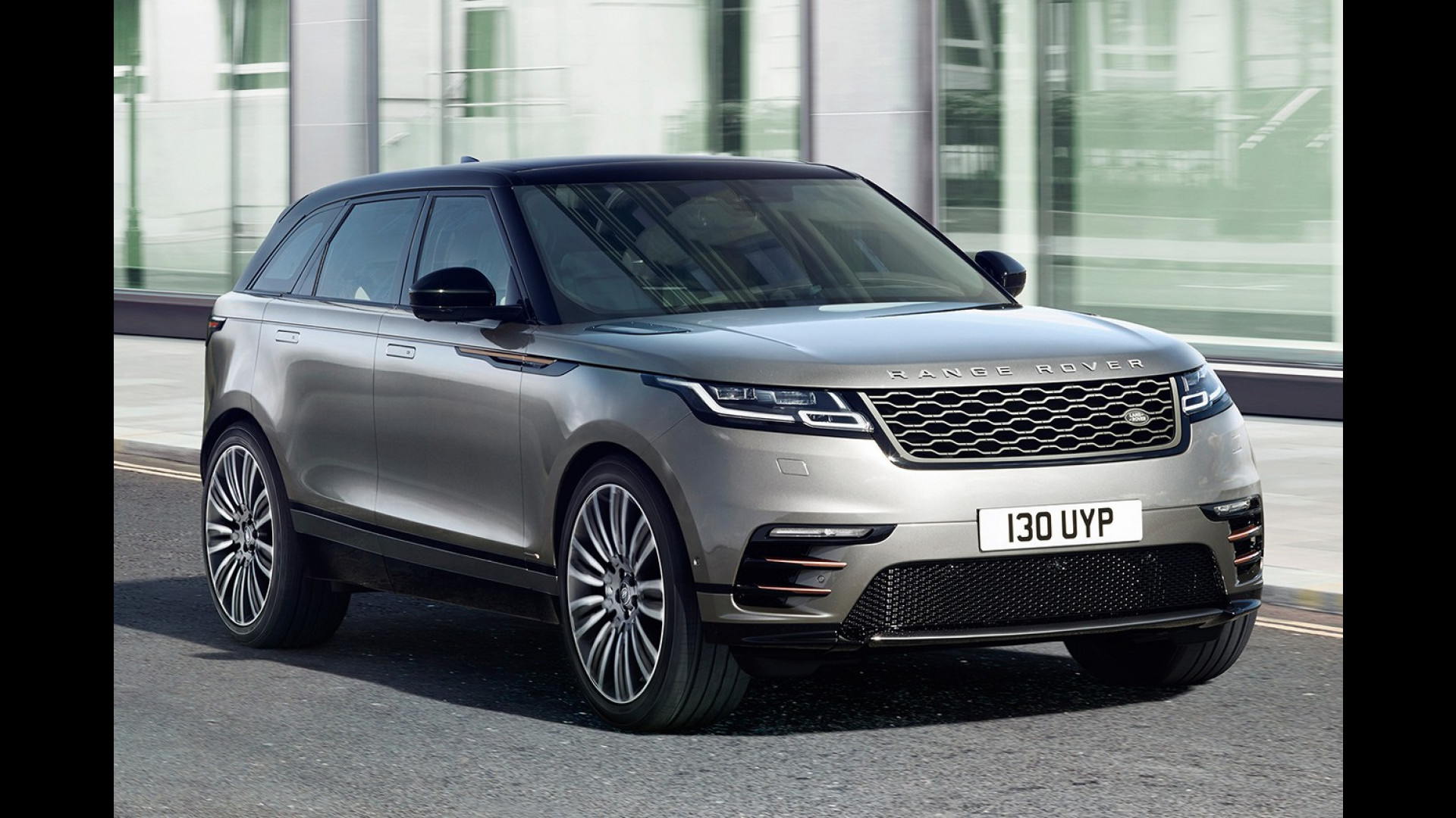 Range Rover Velar, che il "match" abbia inizio