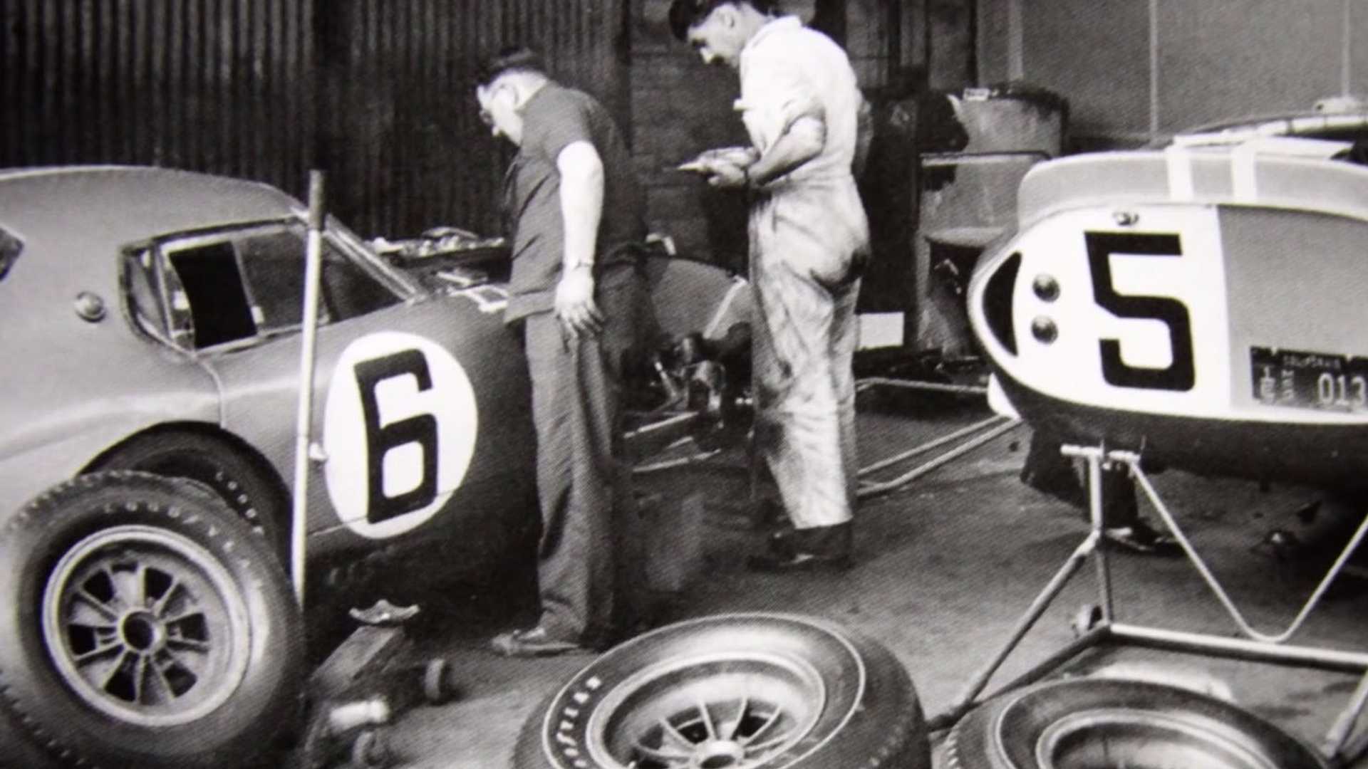 Watch Bob Bondurant Win The 1965 FIA World Manufacturers' GT ...