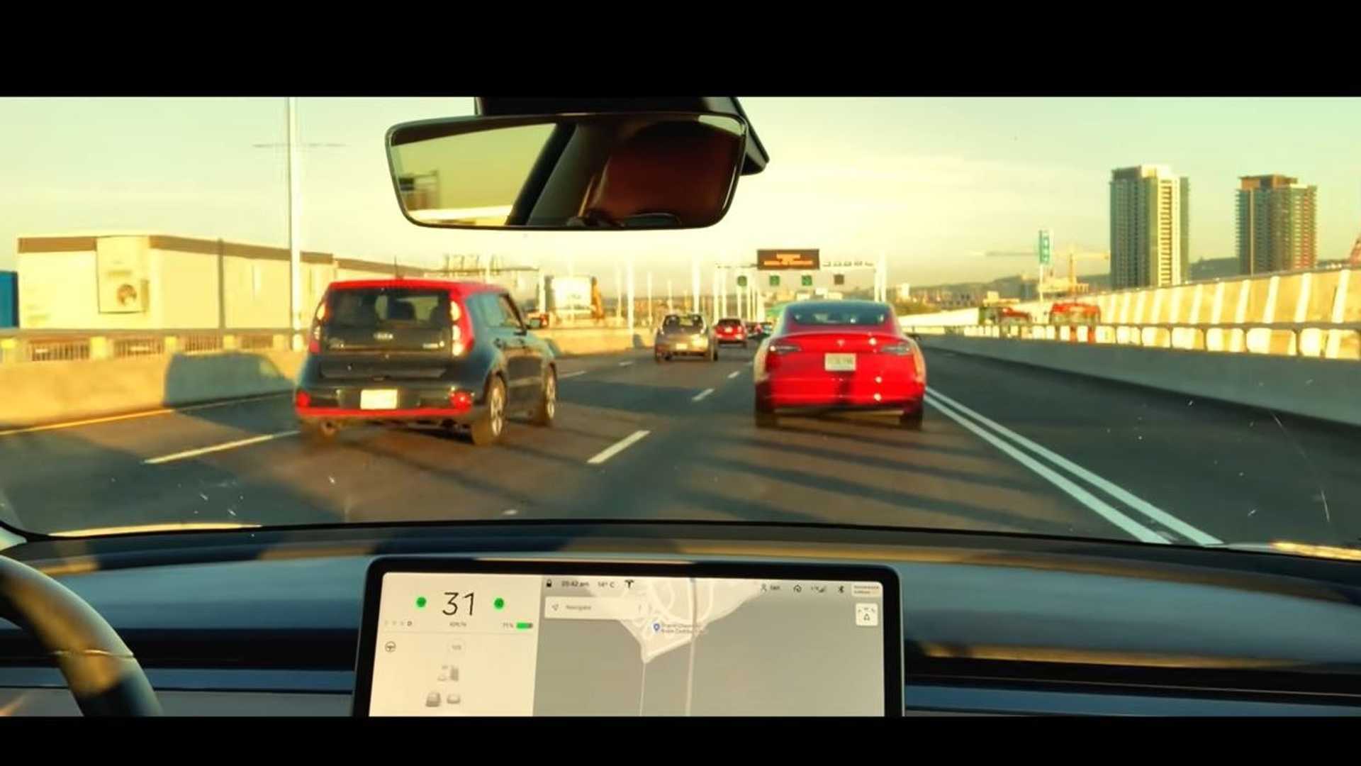 Tesla Club Quebec Assures 520 EVs Are 1st To Cross New Montreal Bridge