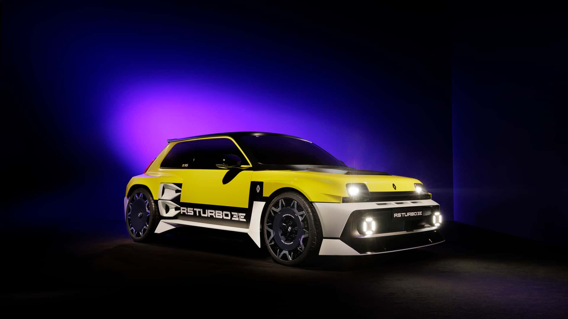 Renault 5 Turbo 3E'nin üretim versiyonu tanıtıldı
