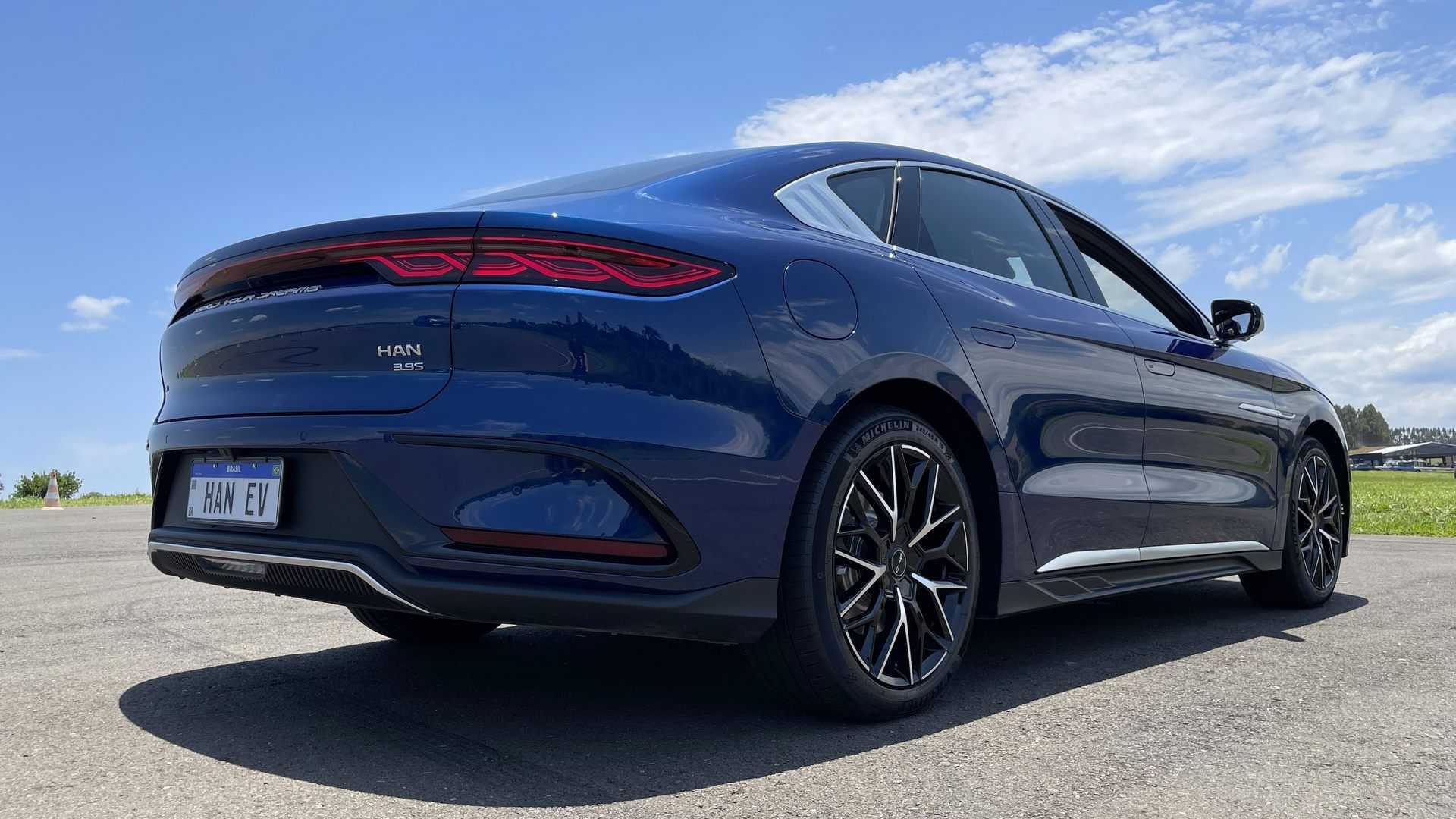 BYD Han: sedã elétrico aparece pela 1ª vez com visual atualizado no Brasil