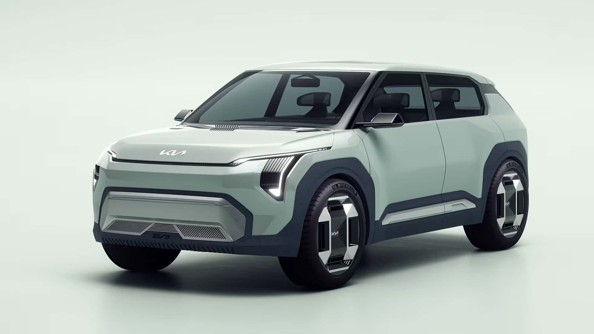 Il nuovo SUV Kia per ricaricare bici e monopattini