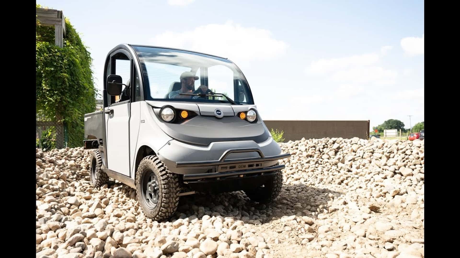 This All-Electric UTV Is Built in America, and Apparently Street-Legal