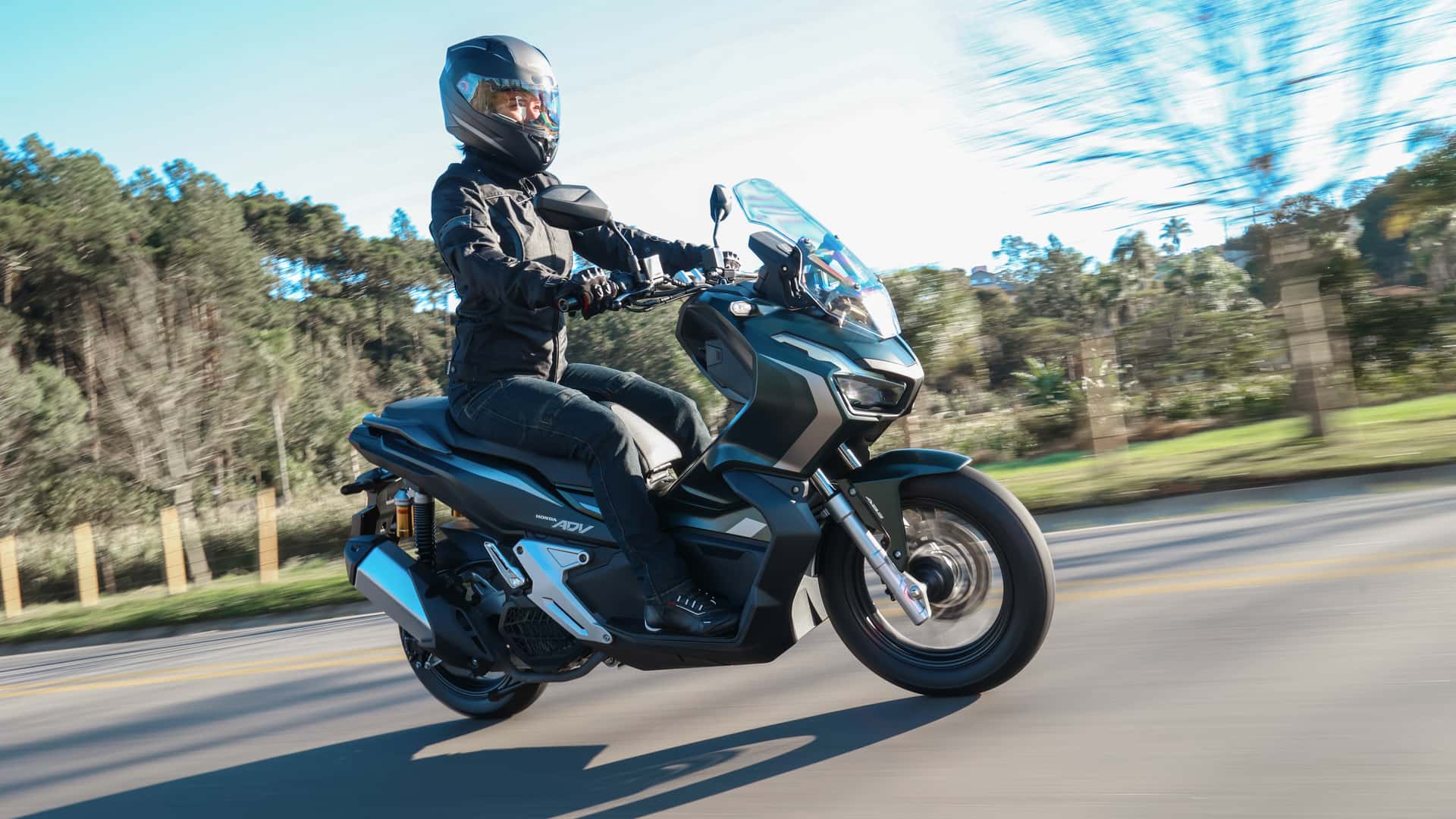 Avaliação: Honda ADV 2024 ainda vale a pena?