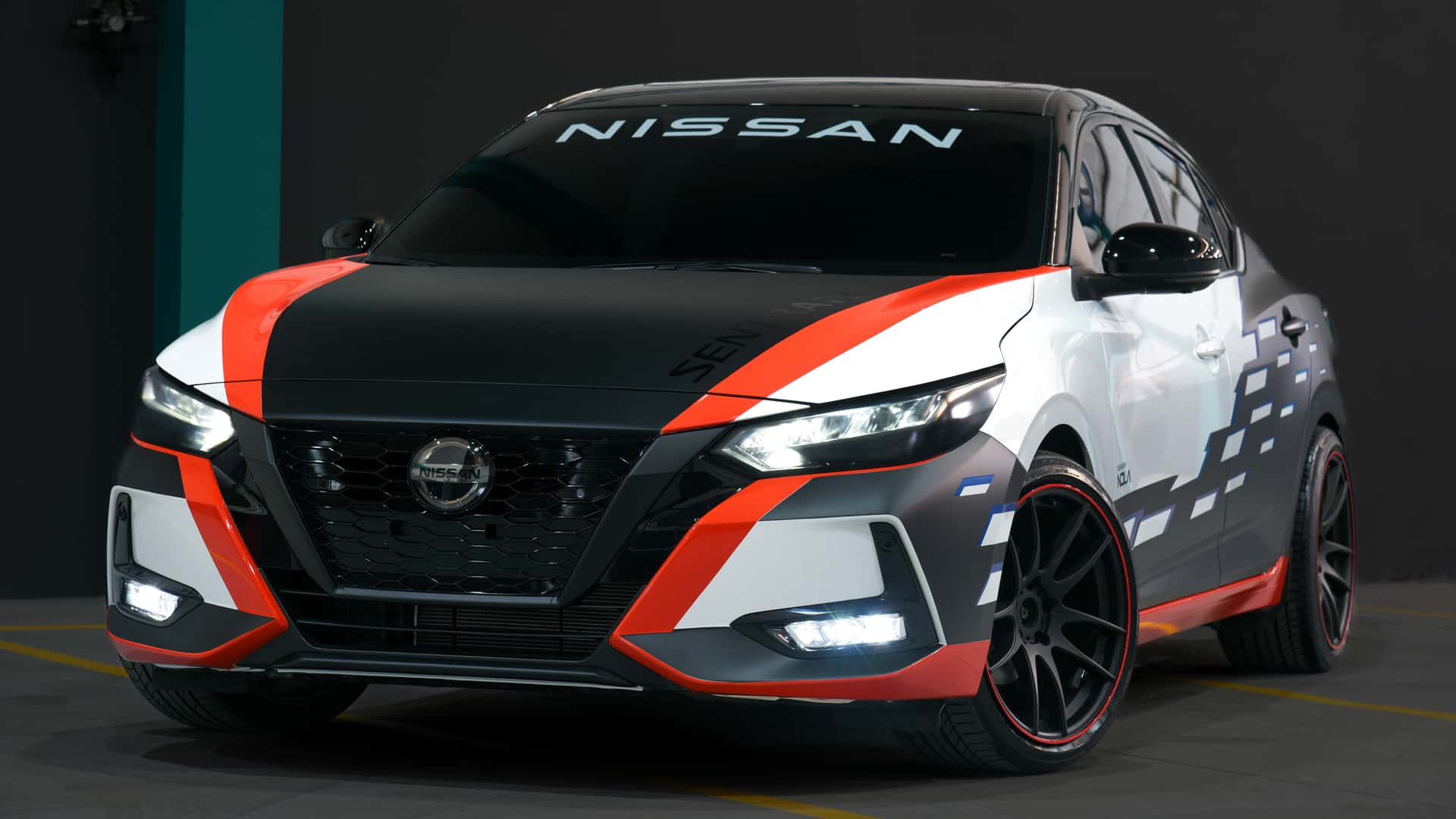 Novo Nissan Sentra 2023 vira show car com visual inspirado em corridas