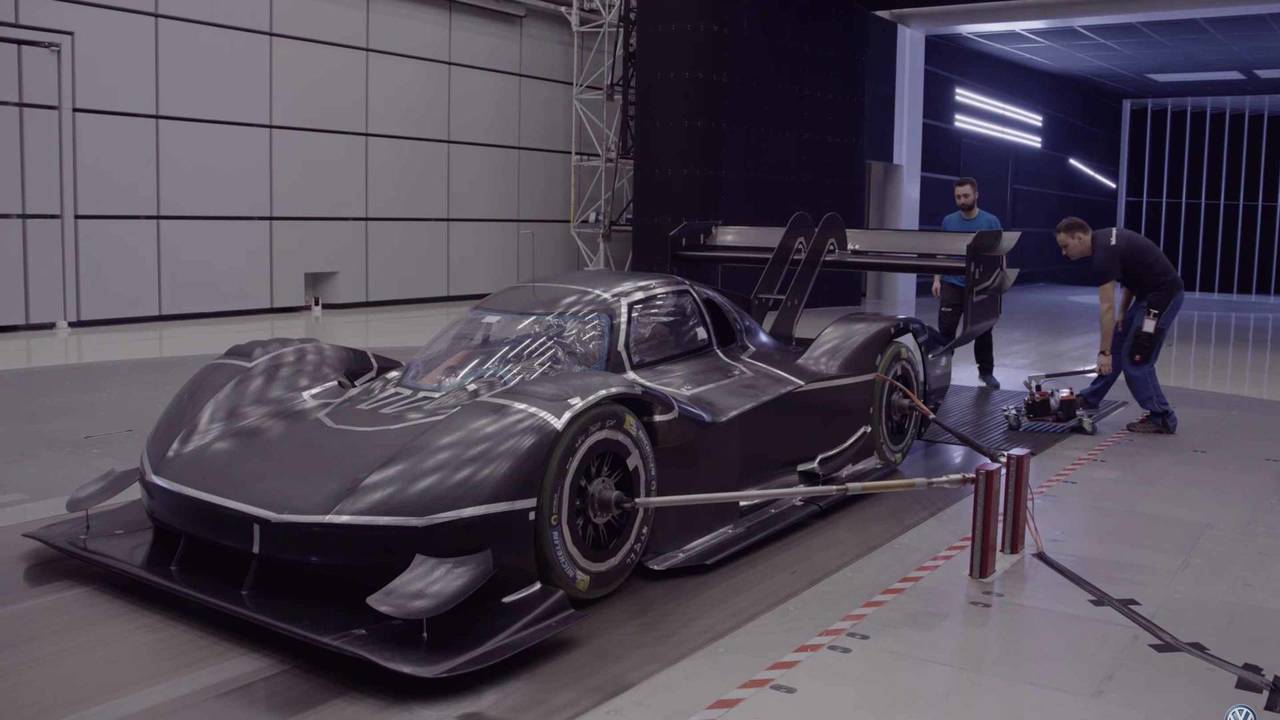 See How The VW I.D. R Pikes Peak Cuts Through Air On Video