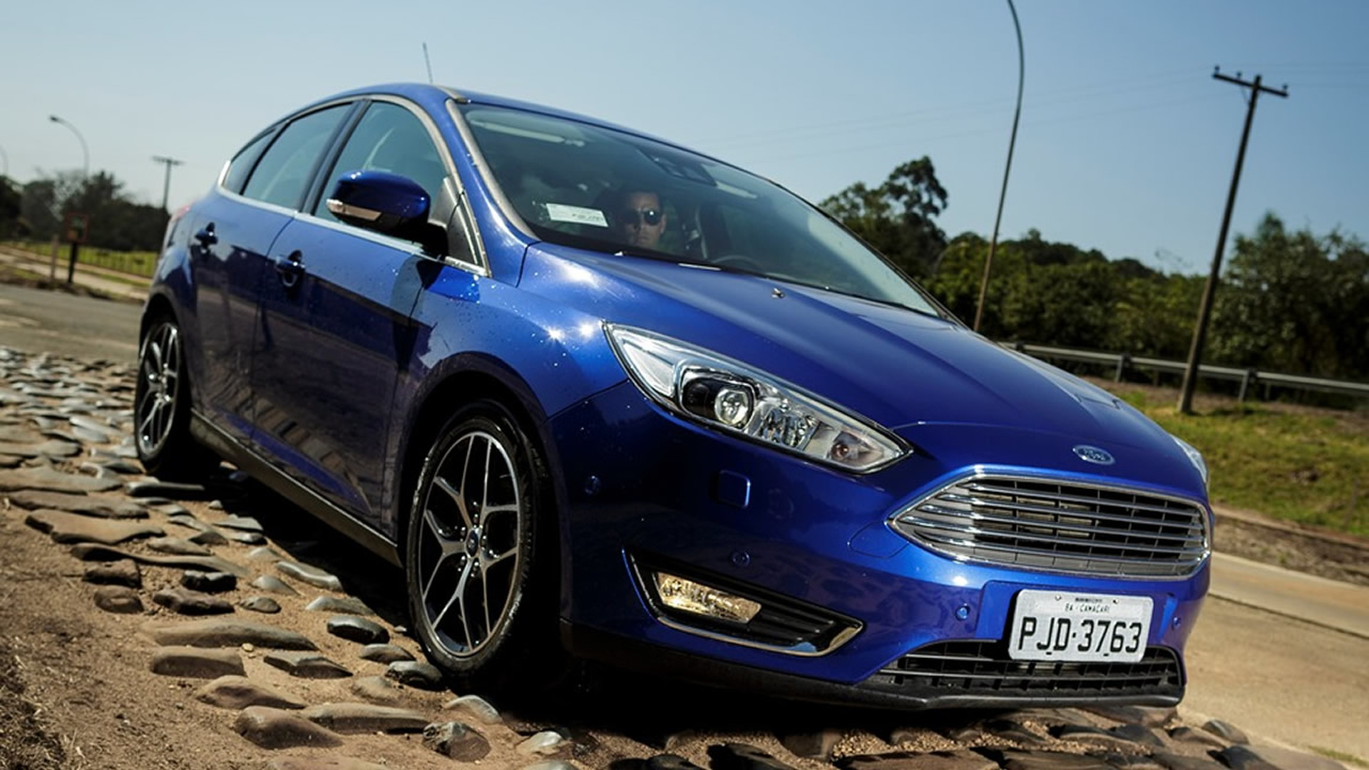 Ford Focus ganha mais equipamentos na linha 2019 e Fastback fica mais ...