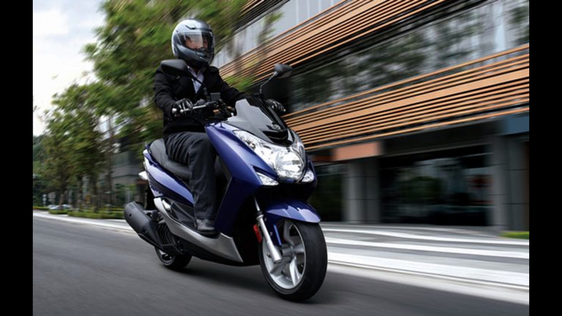 Yamaha SMAX 155 pode ser futuro rival do PCX 150 - consumo chega a 40 km/l