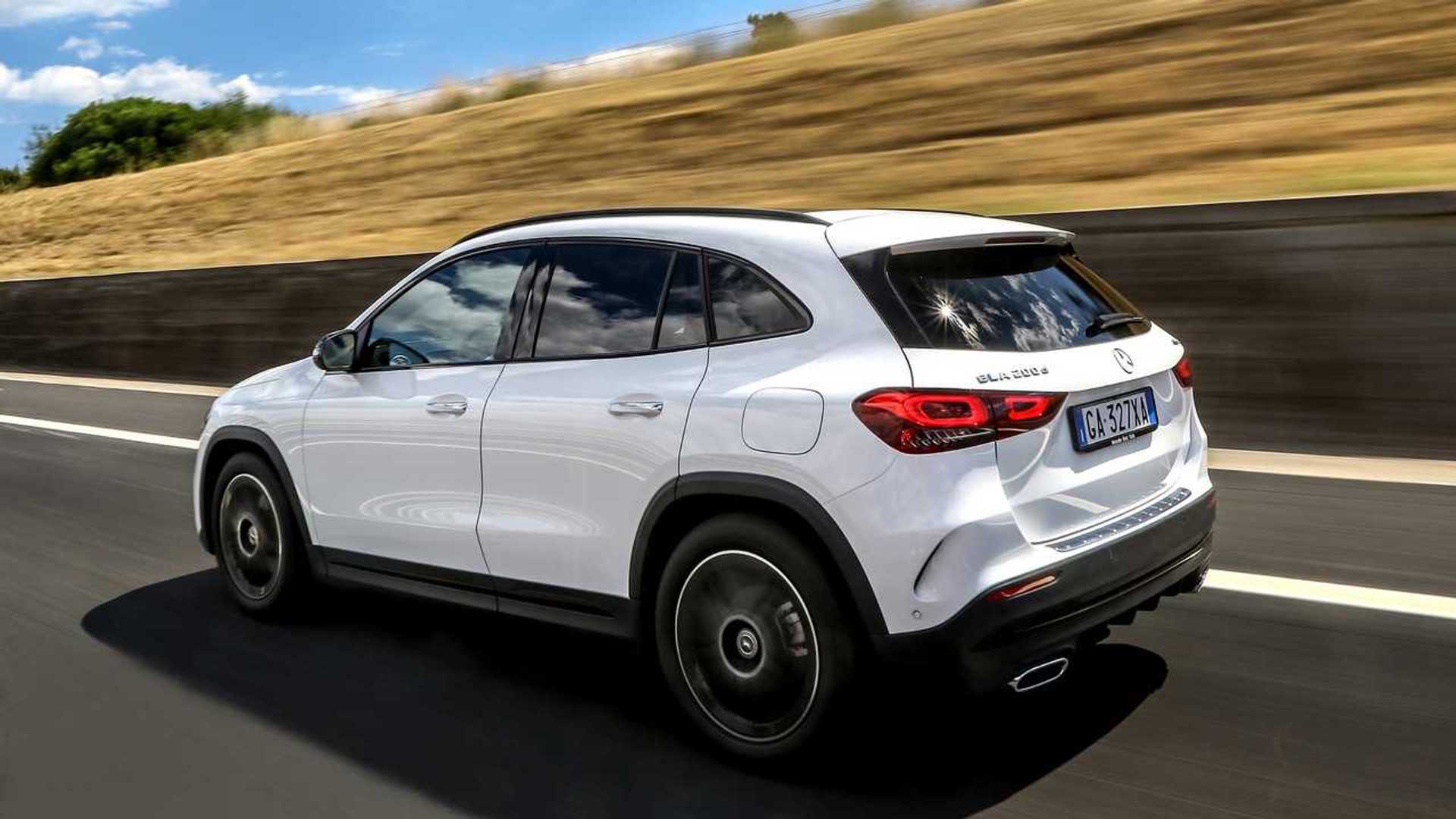 Mercedes GLA, prova completa del crossover diventato SUV