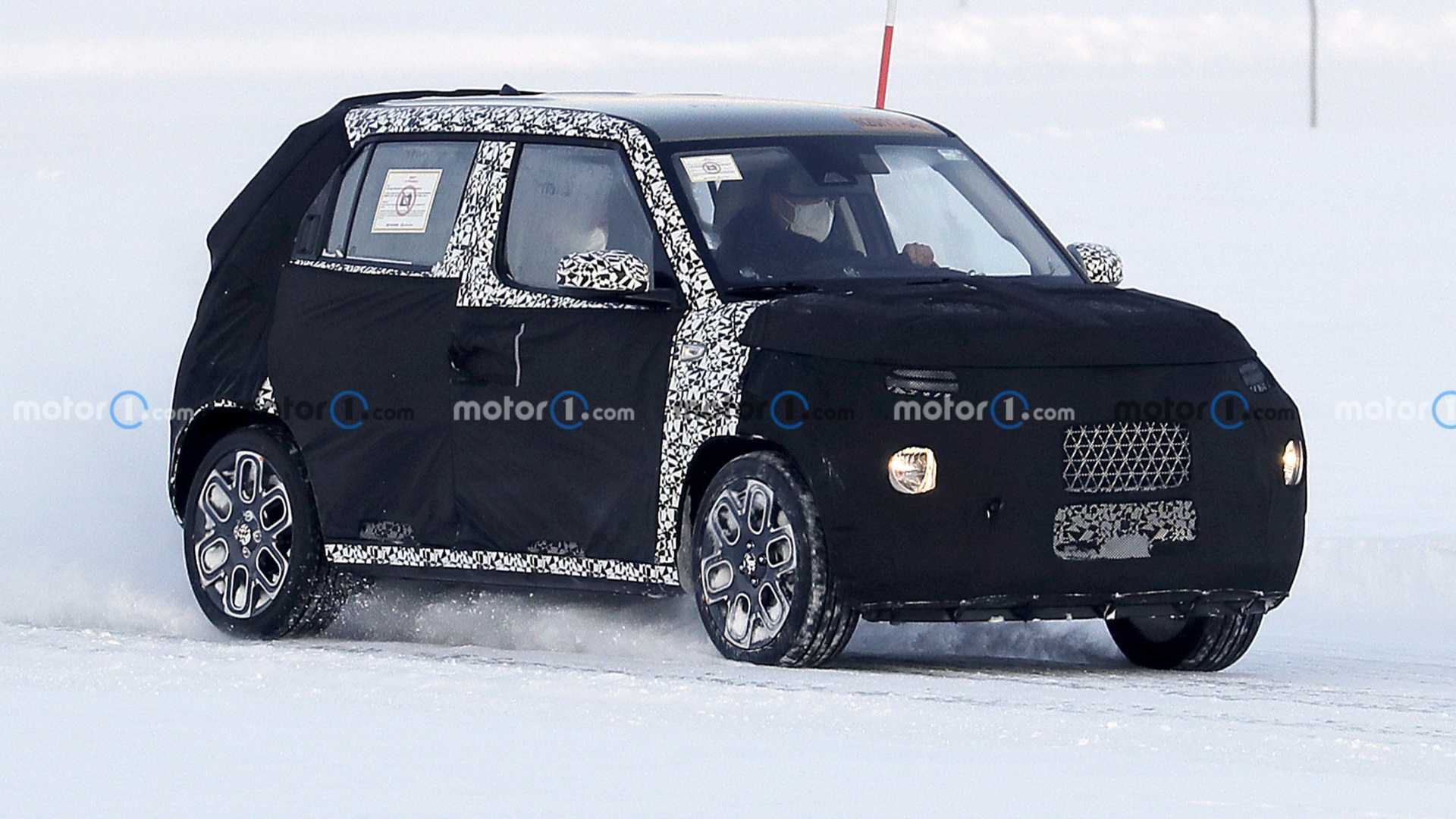 Hyundai AX-1: mini-SUV menor que o HB20 é flagrado em testes na neve