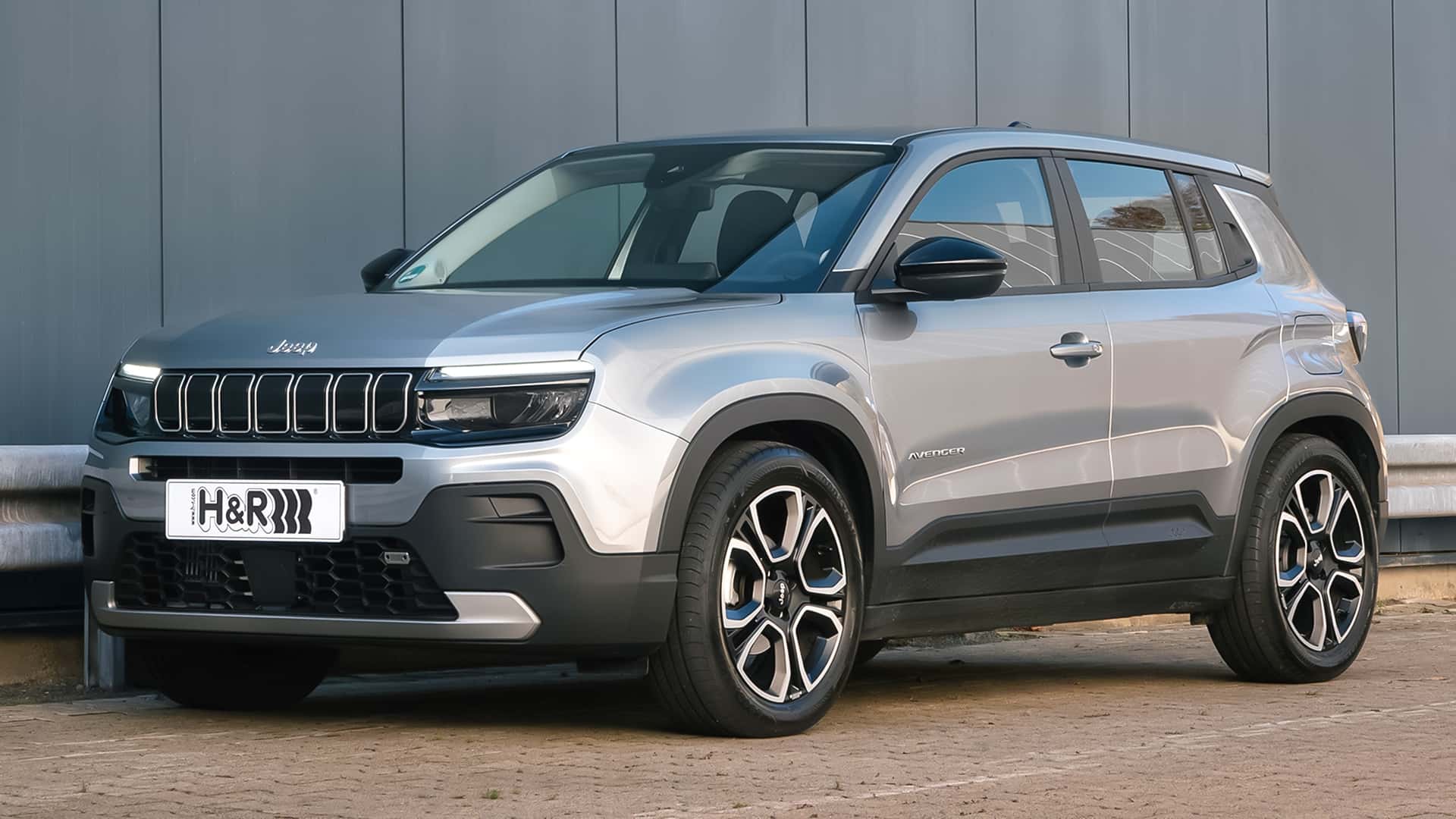 Kompakt & knackig: Der Jeep Avenger mit H&R Tieferlegungsfedern