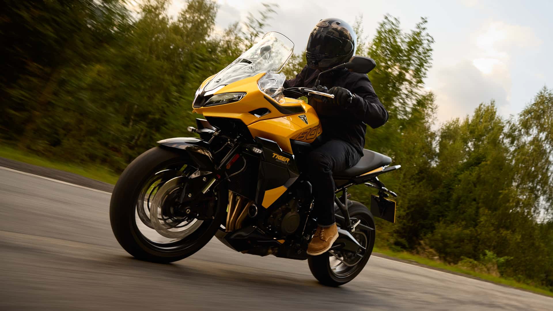 Triumph anuncia preço da Tiger Sport, que é tão potente quanto o VW Tera