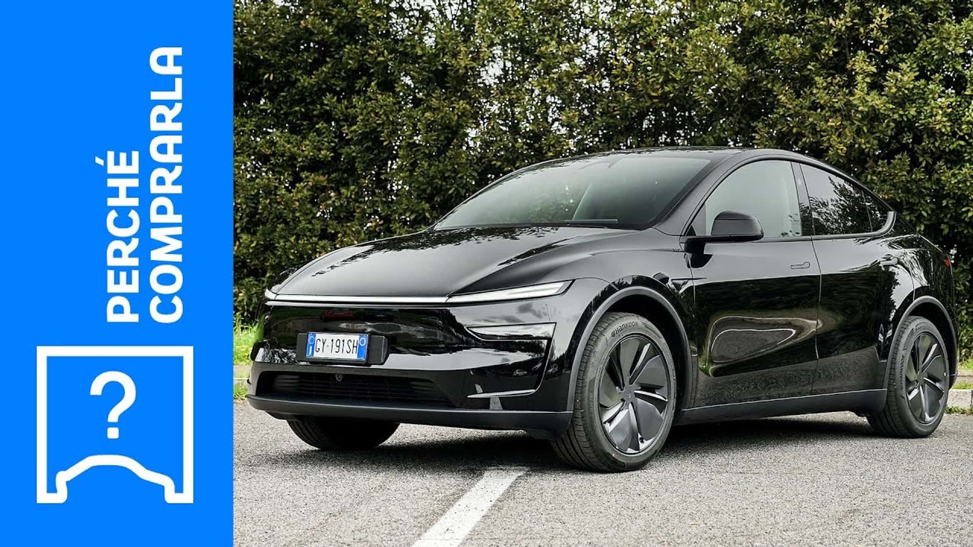 Tesla Model Y 2025 prova, interni, guida, consumi, prezzo