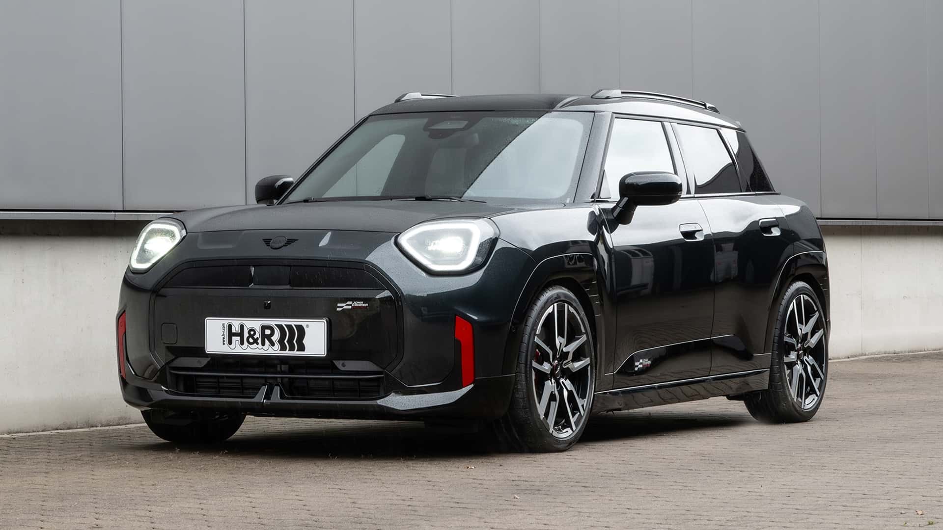 Fahrspaß pur: Mini Aceman JCW mit H&R-Tieferlegungsfedern