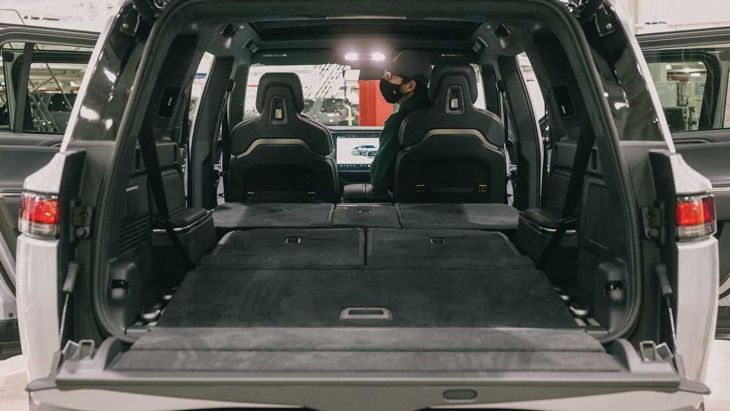 Rivian Shows Off The First Delivered R1S