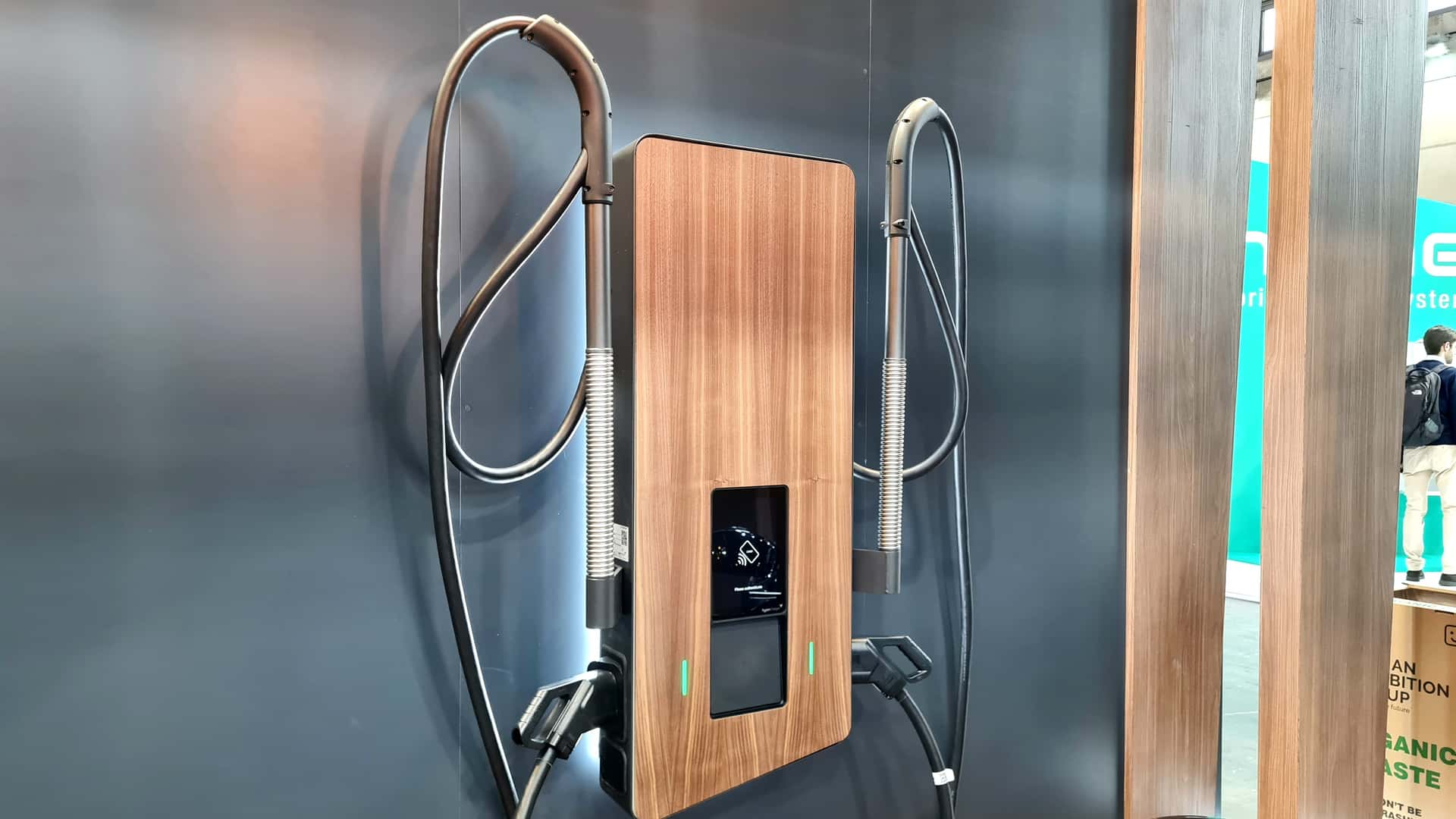 È italiana la prima colonnina a muro da 50 kW