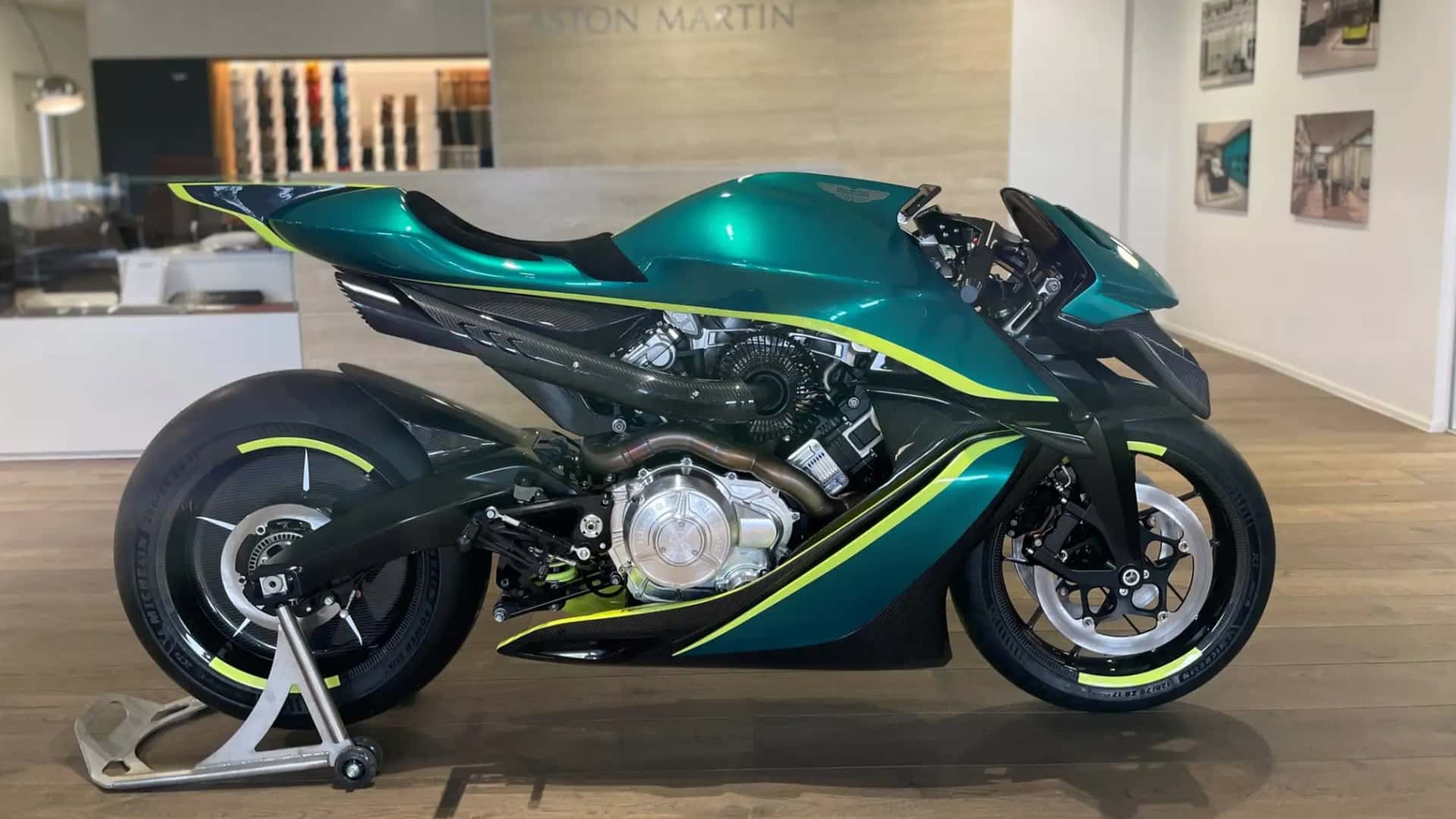 C'est maintenant votre chance de posséder une rare AMB 001 Pro d'Aston ...