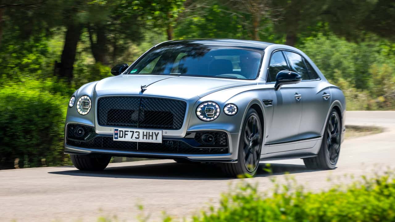 Prueba Bentley Flying Spur S 2024: una limusina de platino