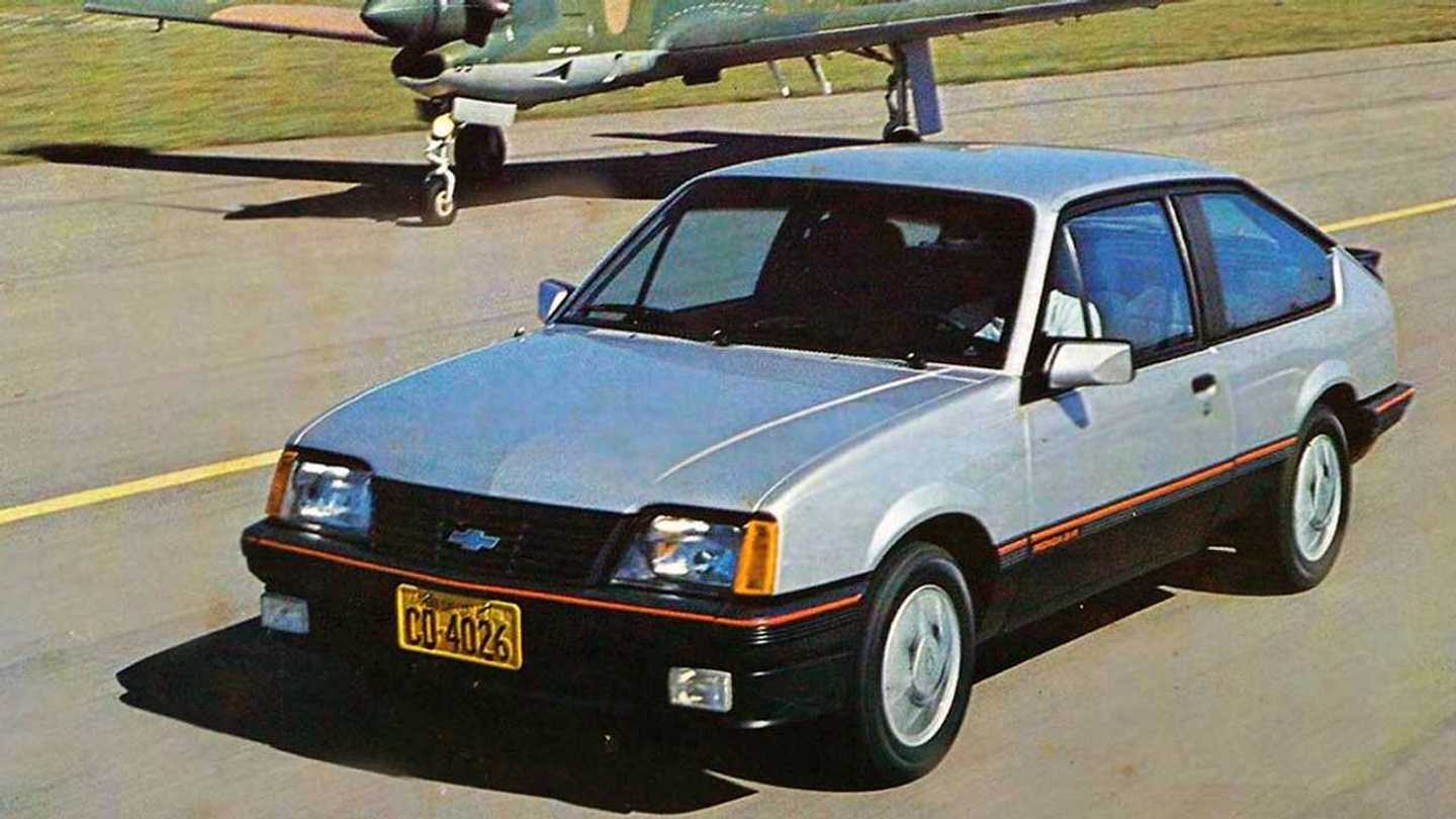Chevrolet Monza: os 40 anos do modelo médio que desbancou os populares