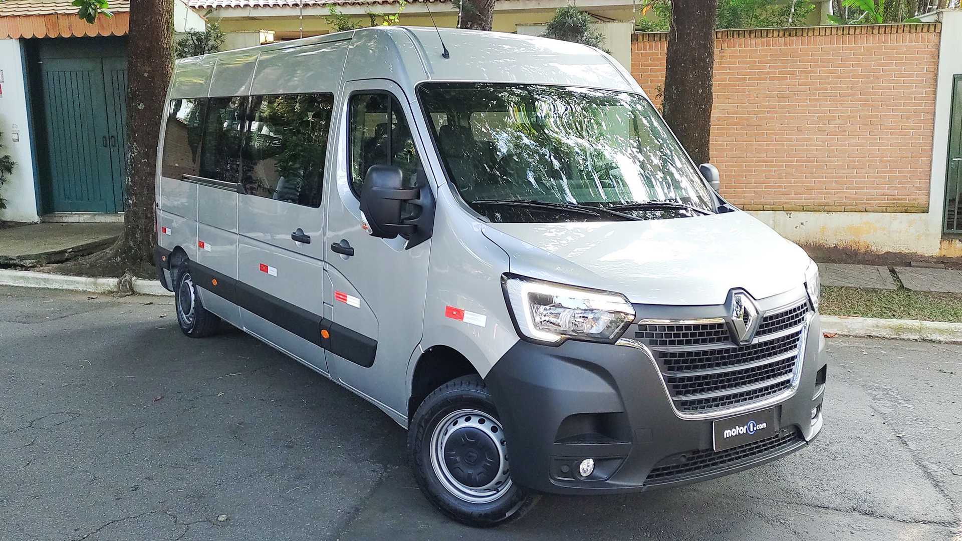 Avaliação Renault Master Minibus Executive: A terceira via das vans