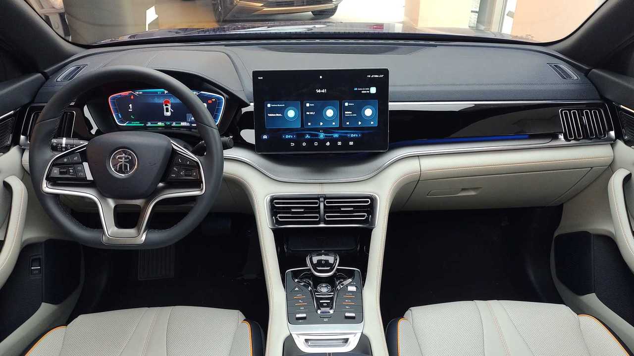 Novo BYD Song Plus DM-i está nas concessionárias; veja fotos e equipamentos