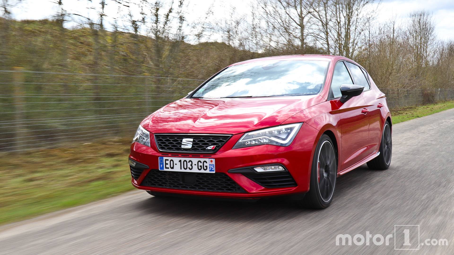 Essai comparatif - La Renault Mégane R.S. affronte la SEAT Leon Cupra