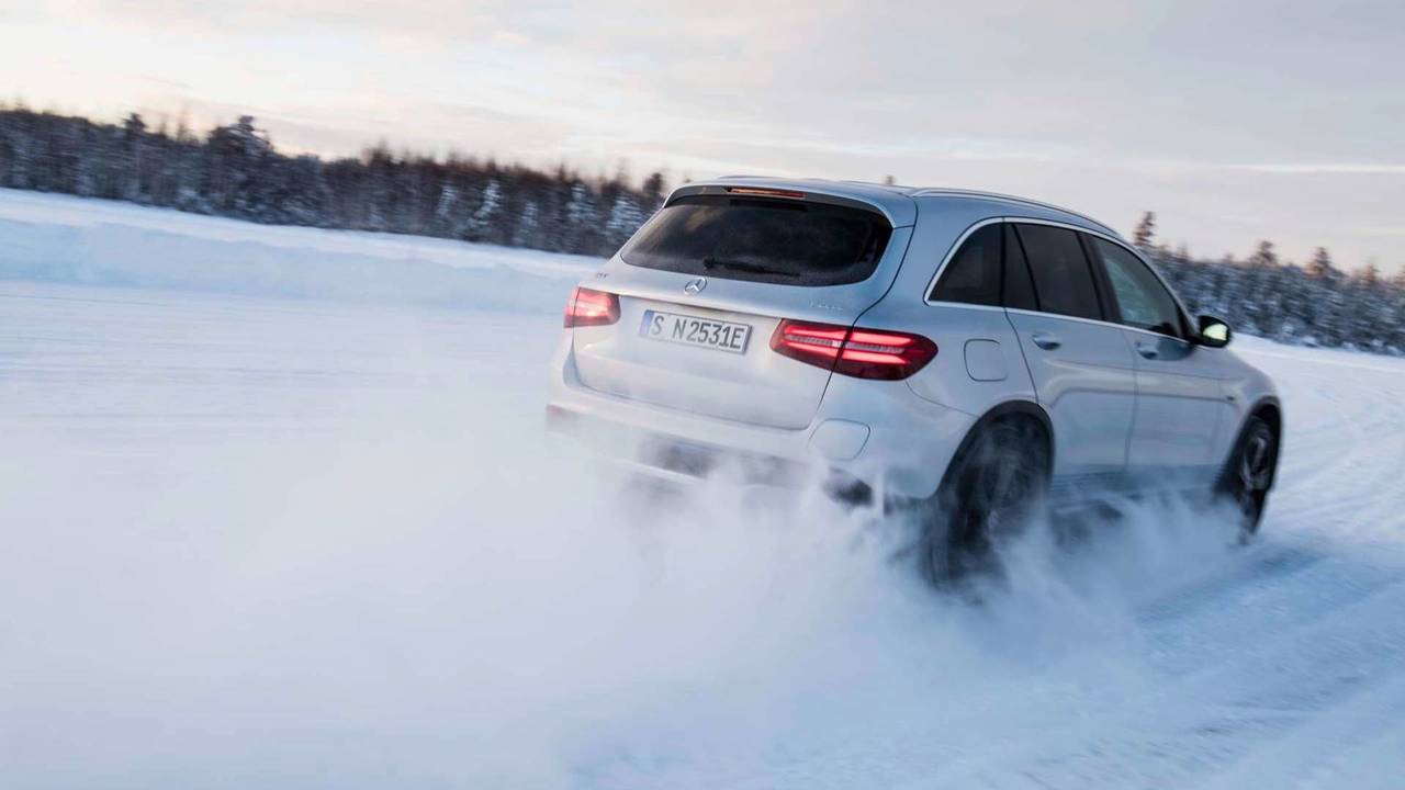 Mercedes dévoile les premières images de l'EQC électrique