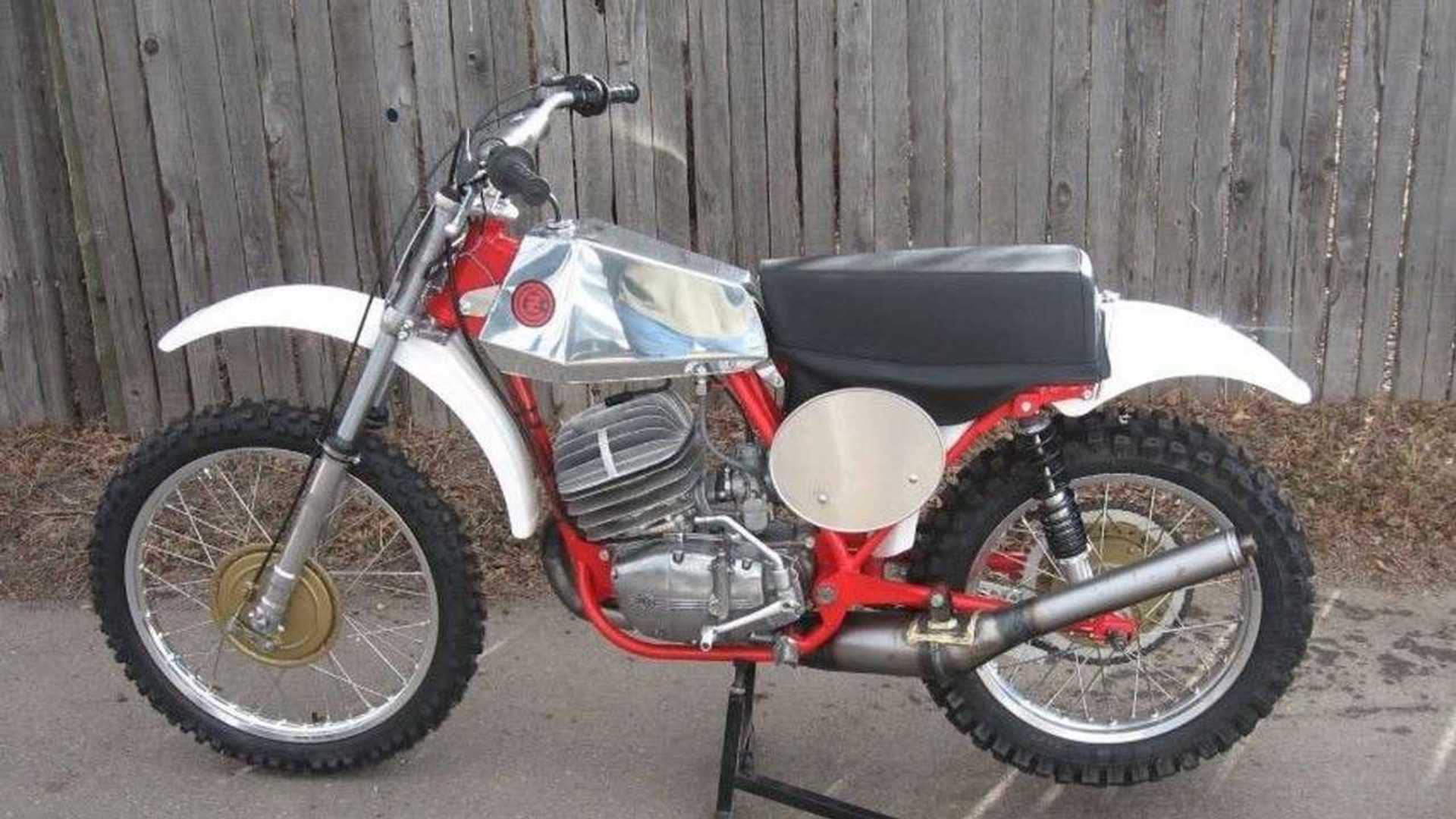 This Crated 1973 CZ “Coffin Tank” Motocrosser Is Peak Patina