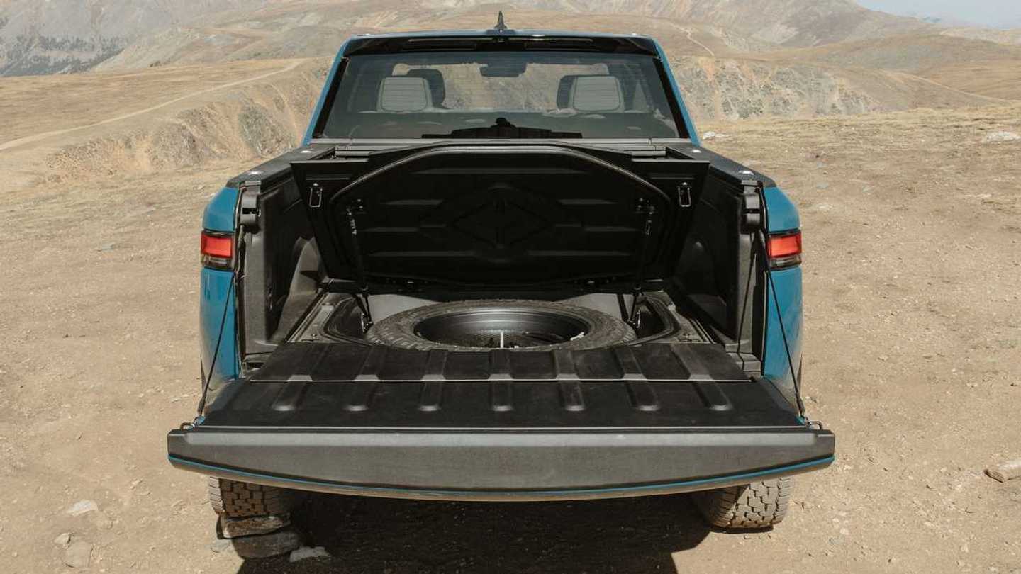 2022 Rivian R1T First Drive Review: Electric Off-Road Dominance