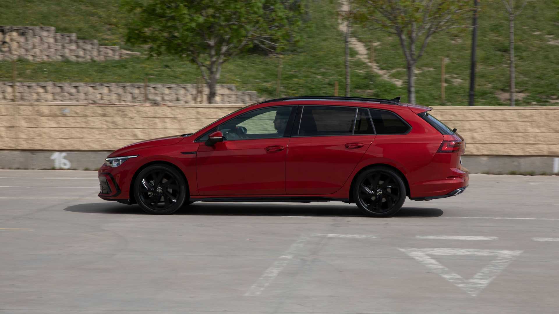 Prueba Volkswagen Golf Variant R-Line eTSI: un gran familiar